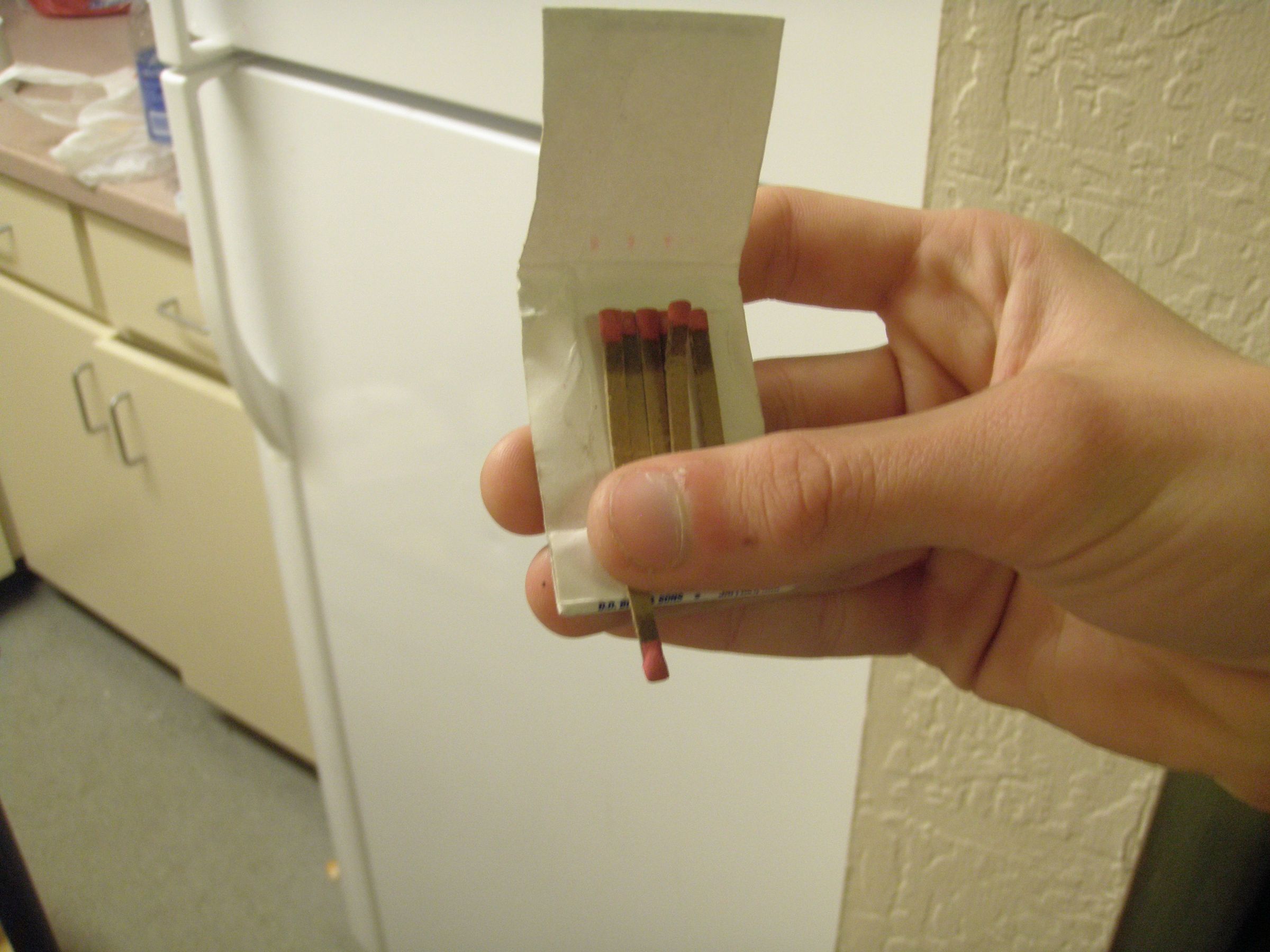 Light a Match One-handed From a Matchbook : 6 Steps (with Pictures ...