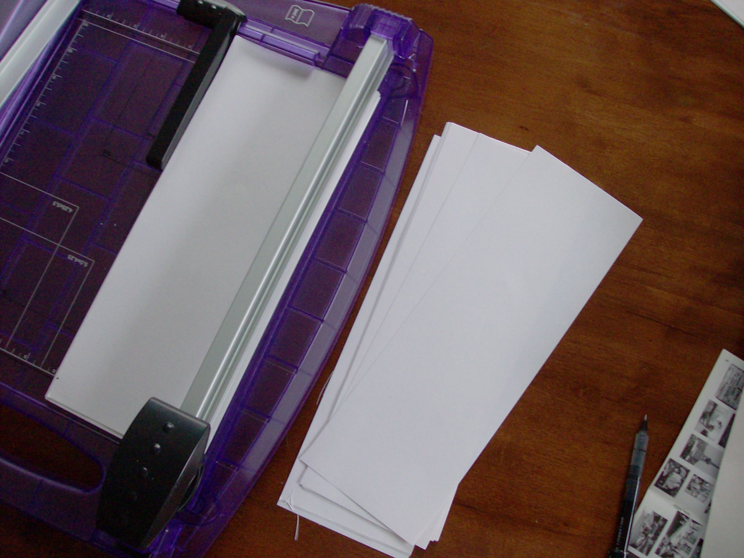 Upcycle Your Old CD Covers : 6 Steps - Instructables