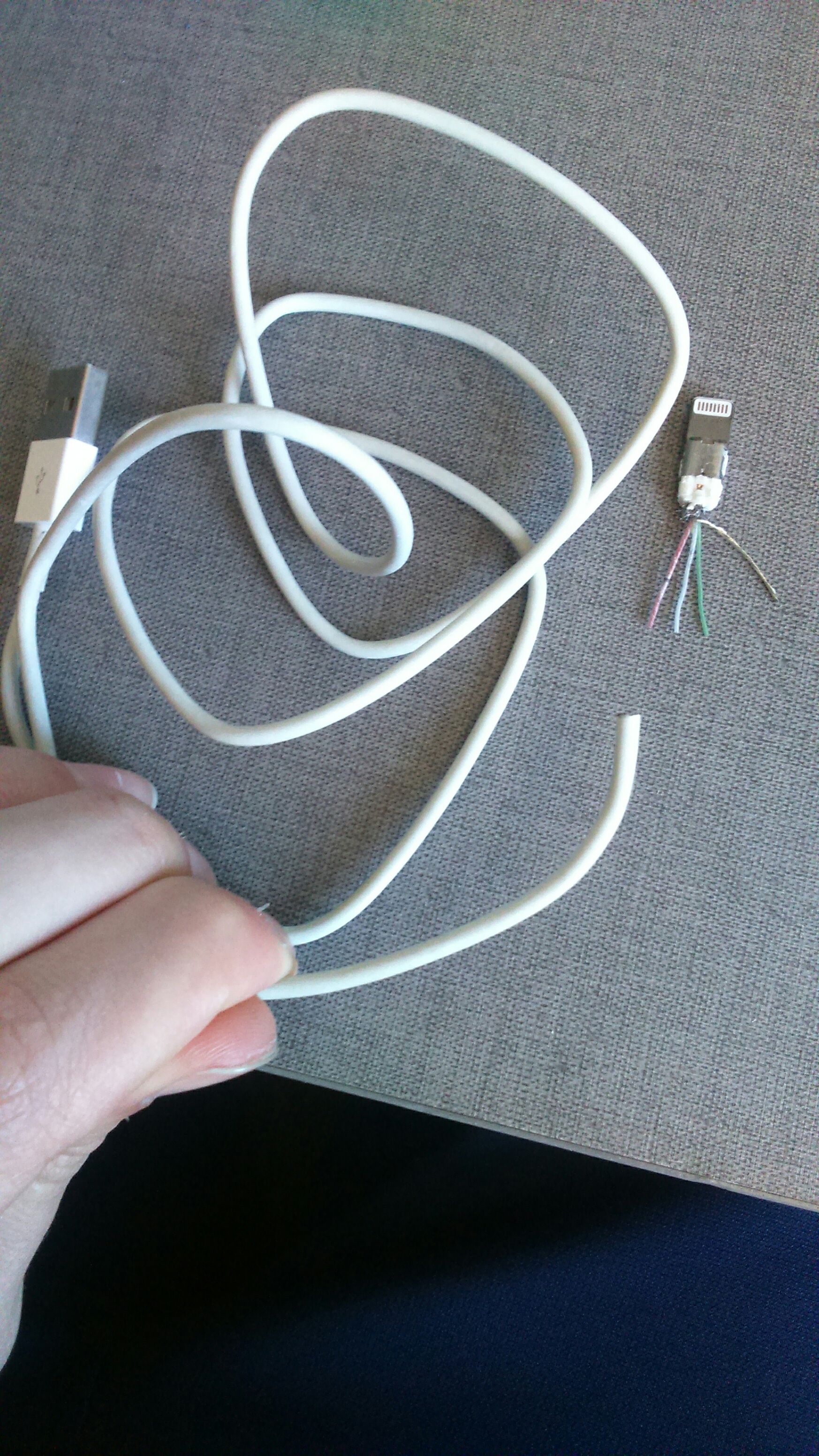 How to Fix the Cable Lightning Apple : 4 Steps (with Pictures ...