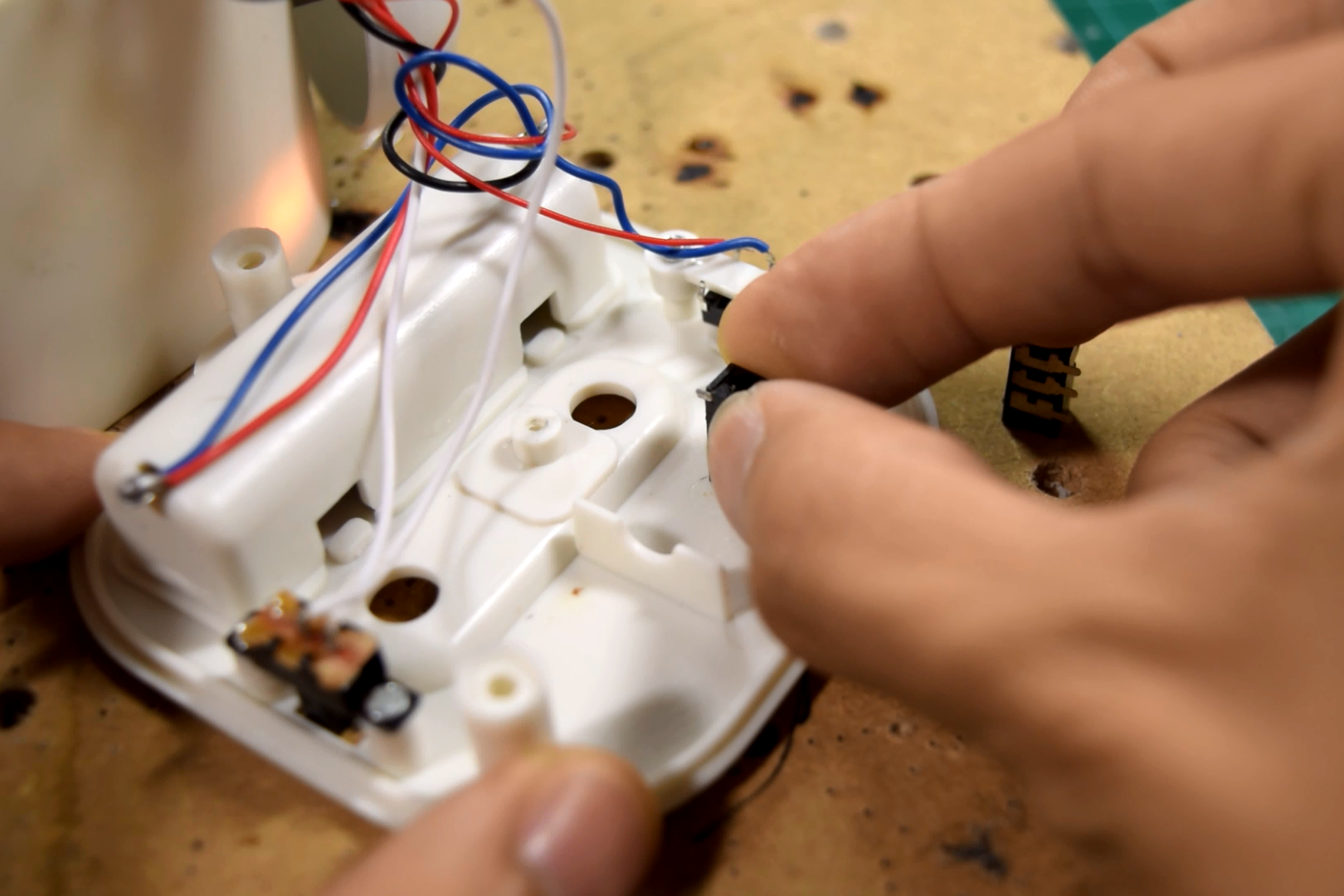 Rig a Car Horn to Your Alarmclock! : 19 Steps (with Pictures ...