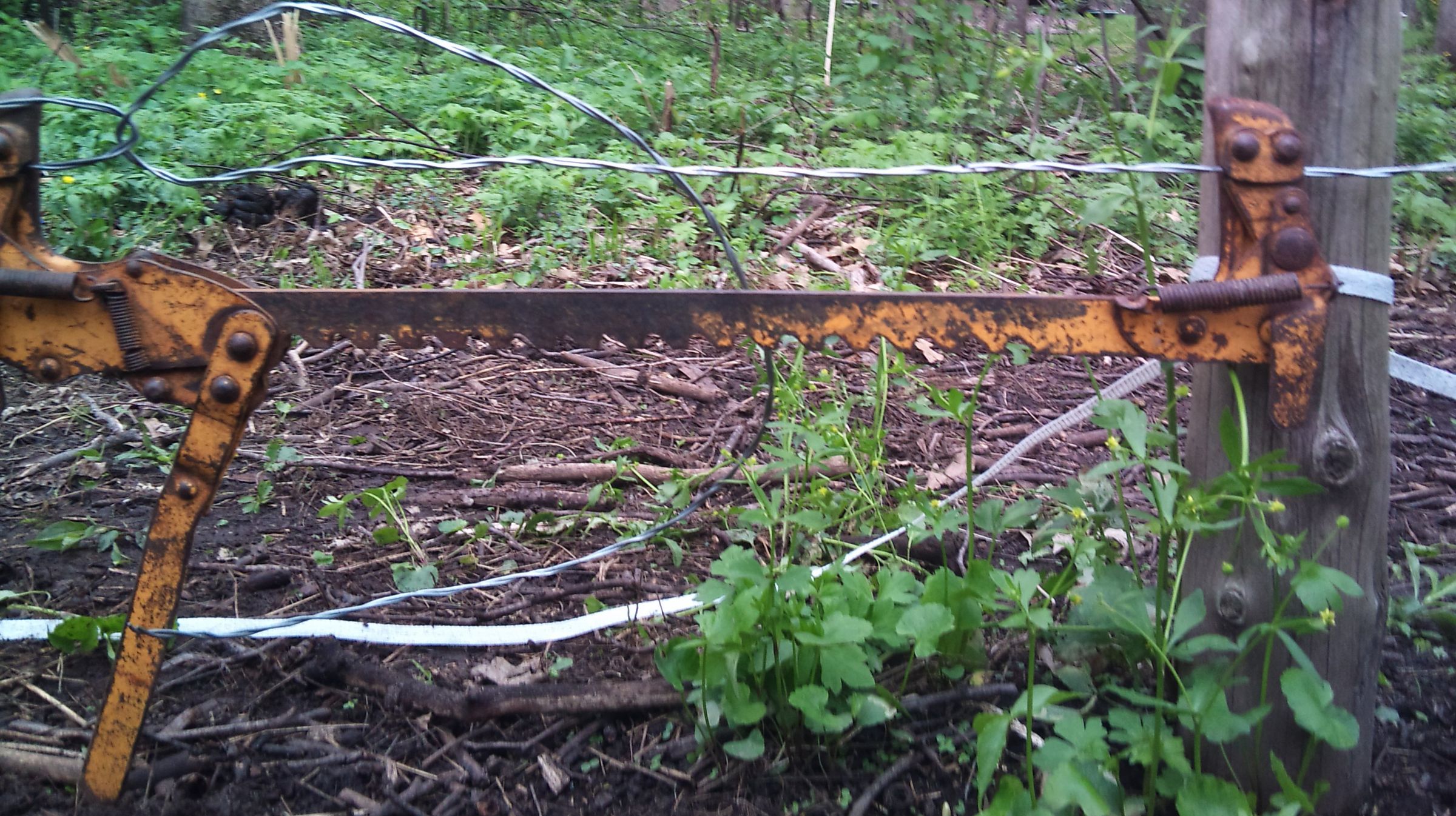 How to Patch a Wire or Barbed Wire Fence : 4 Steps (with Pictures ...