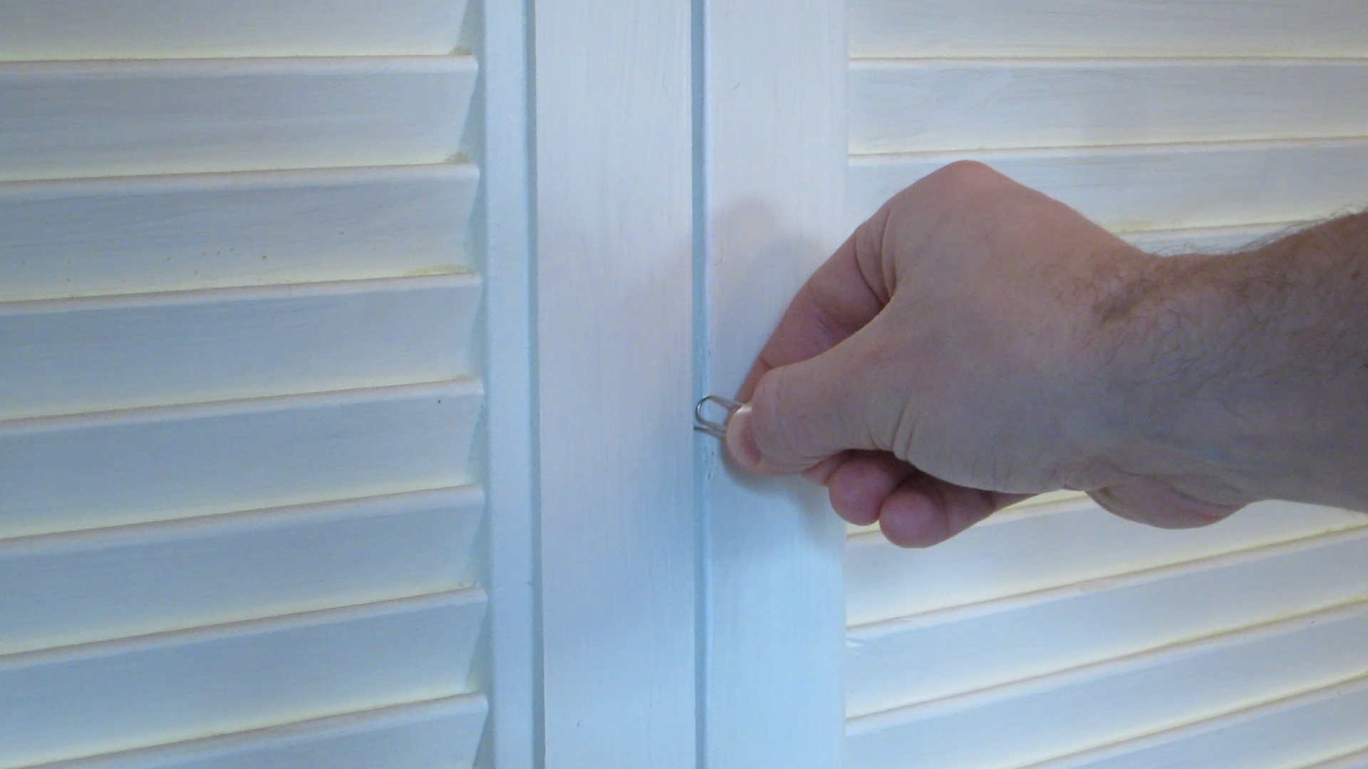 How to Pick Simple Locks/Latches With a Paper Clip : 6 Steps (with ...