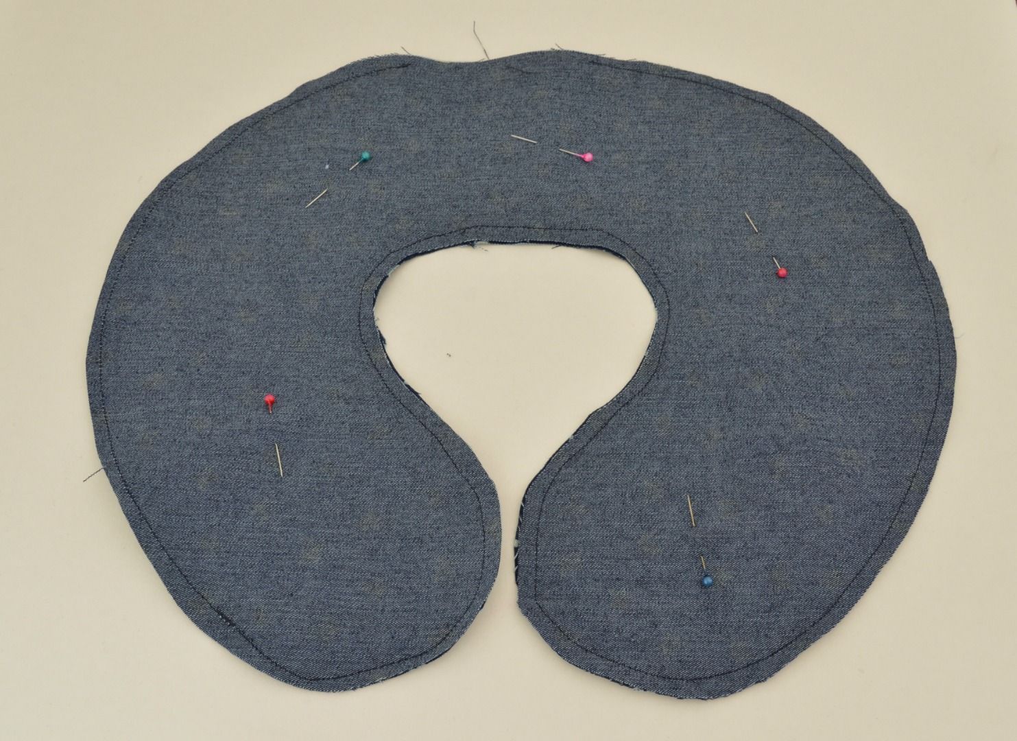 How to Sew a Travel Pillow : 6 Steps (with Pictures) - Instructables