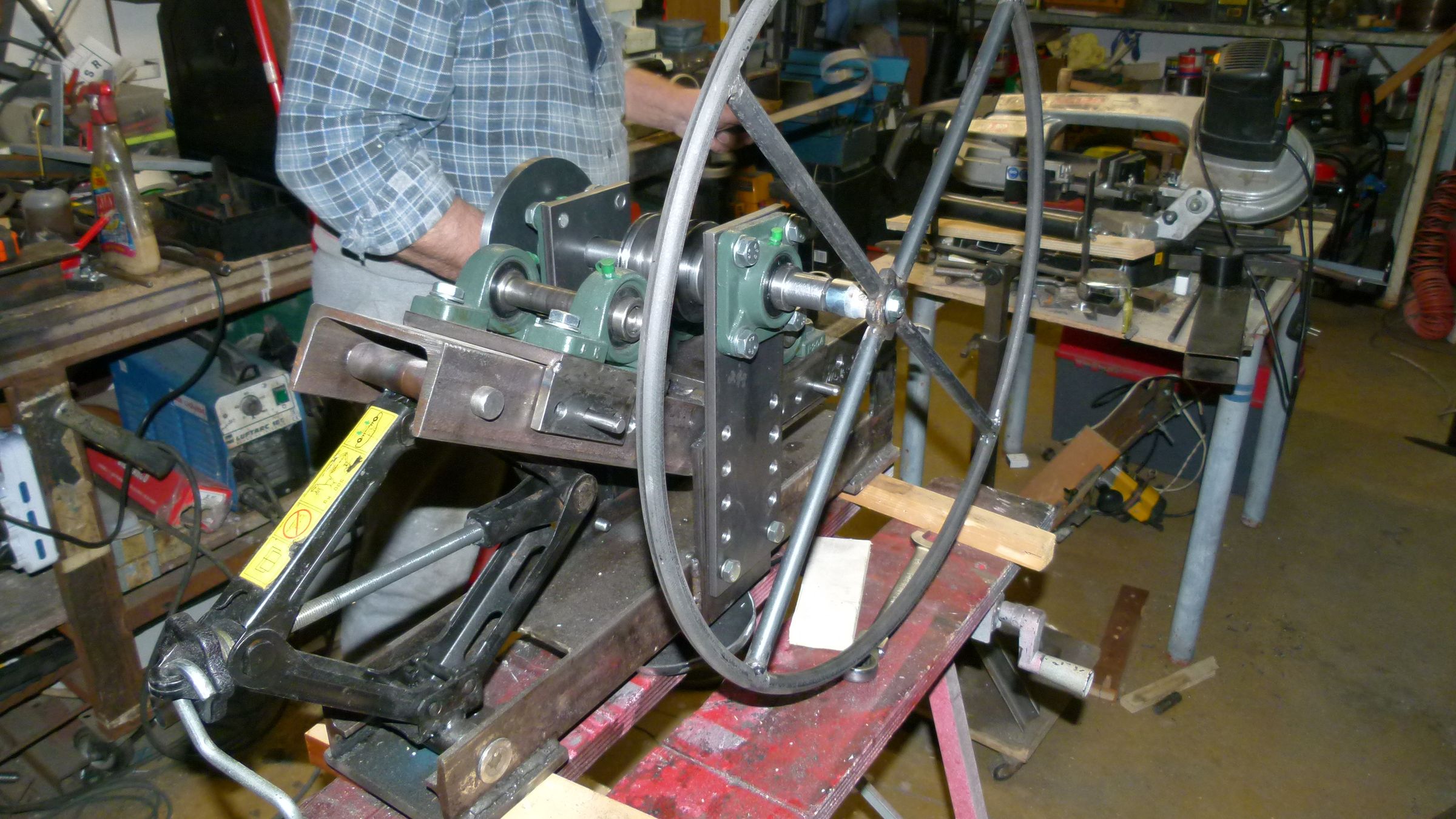 DIY - Metal Roller Bender : 6 Steps (with Pictures) - Instructables