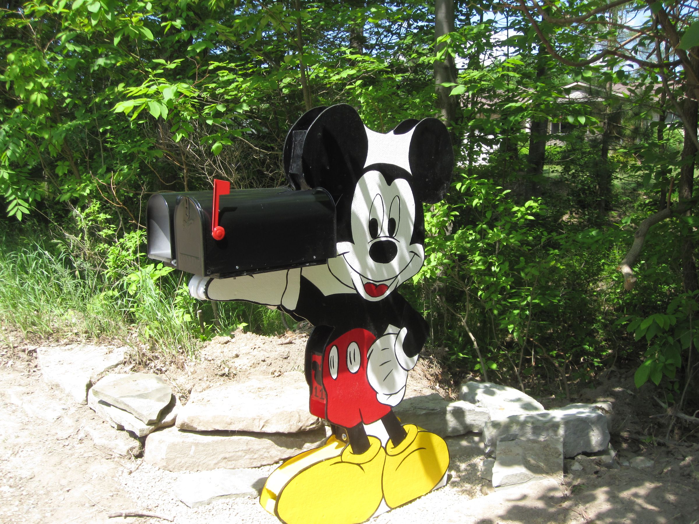 Mickey Mouse Holding Your Mailbox : 10 Steps (with Pictures ...