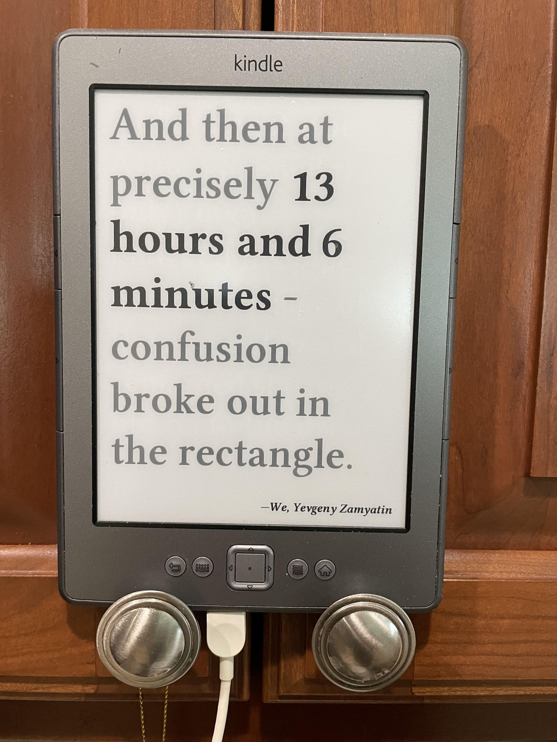 Literary Clock Made From E-reader : 6 Steps (with Pictures) - Instructables