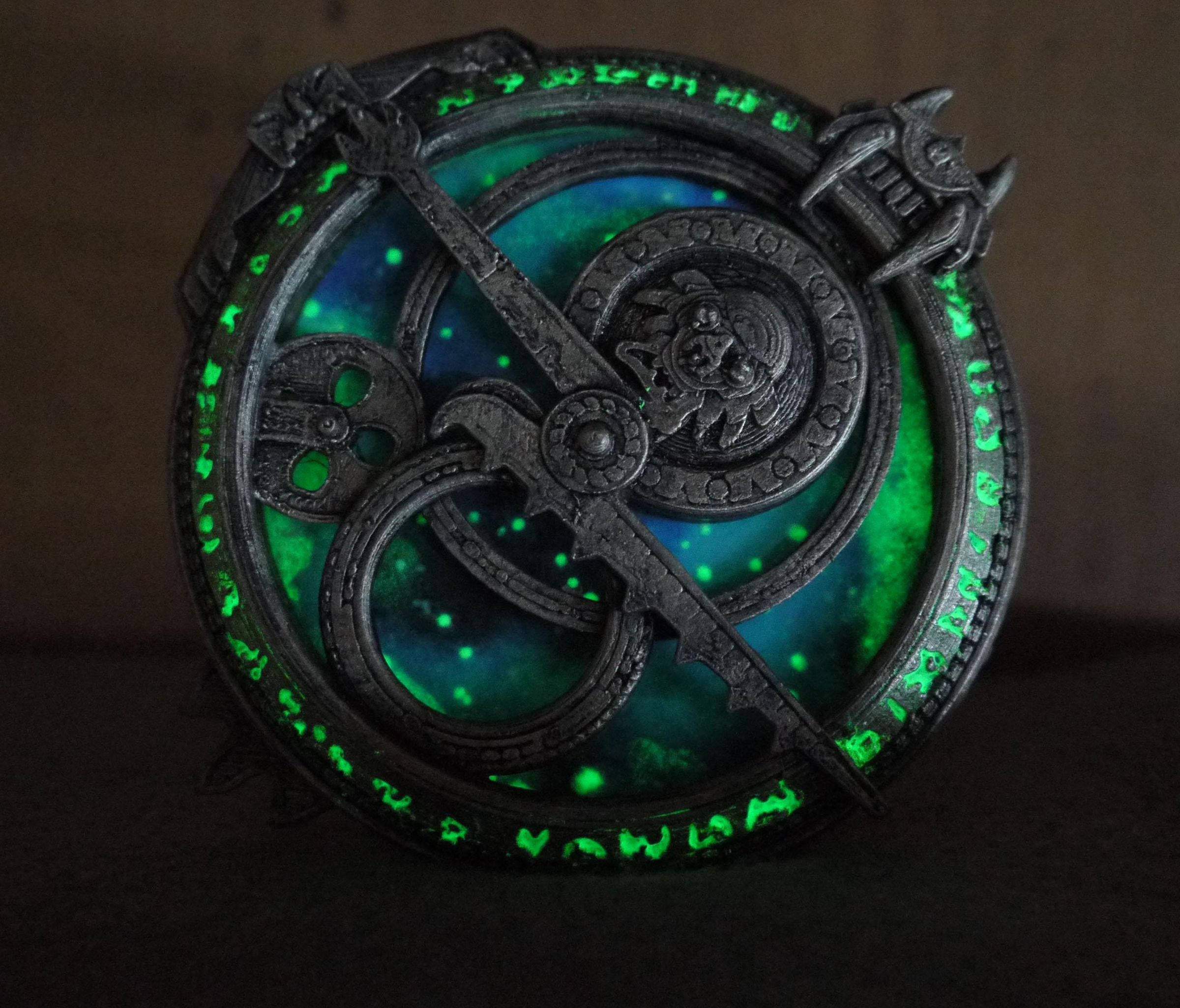 Glow-in-the-dark Amulet of Daylight - Troll Hunters : 13 Steps (with ...