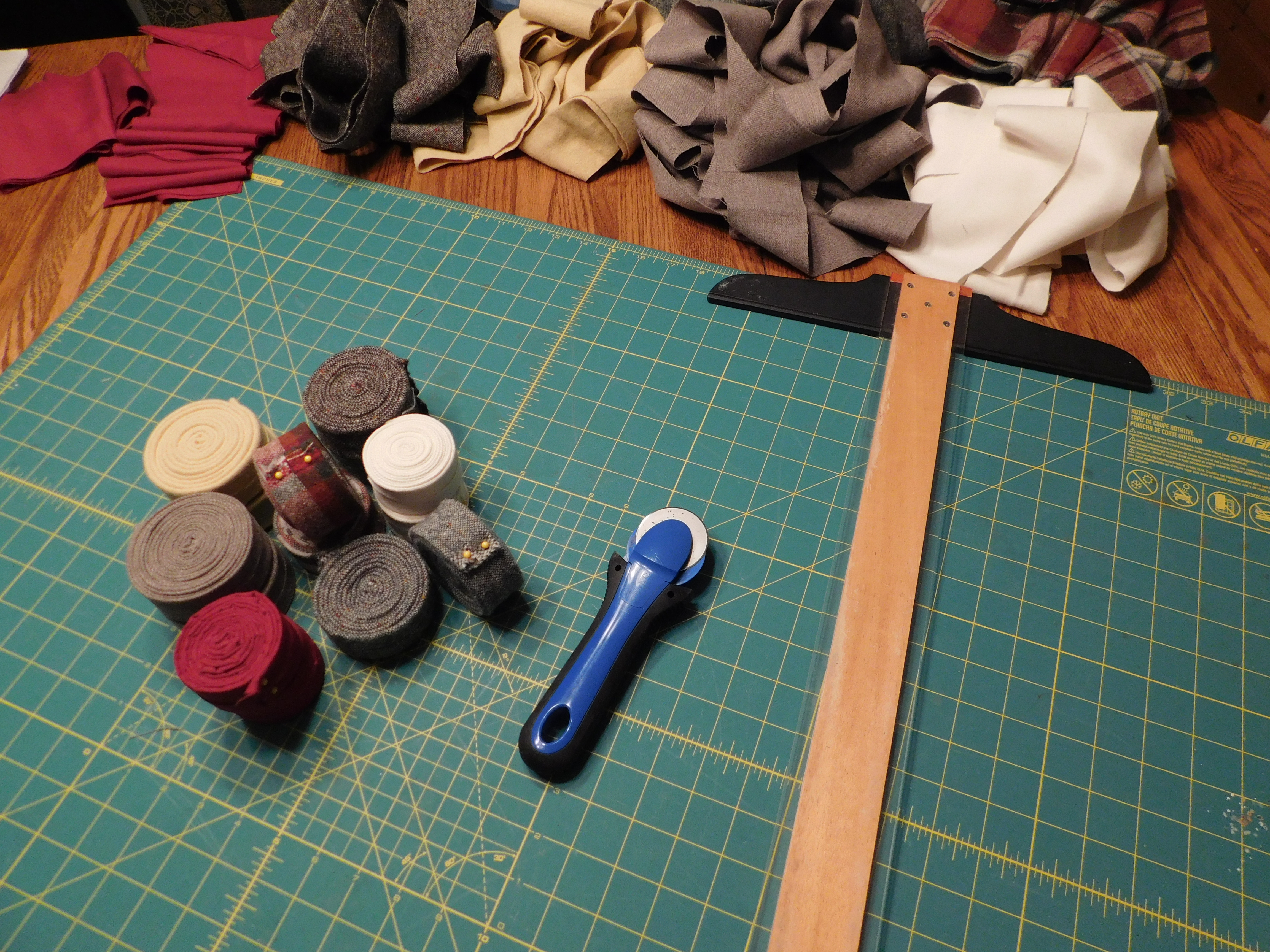 Heirloom Wool Cloth Braided Rug : 7 Steps (with Pictures) - Instructables