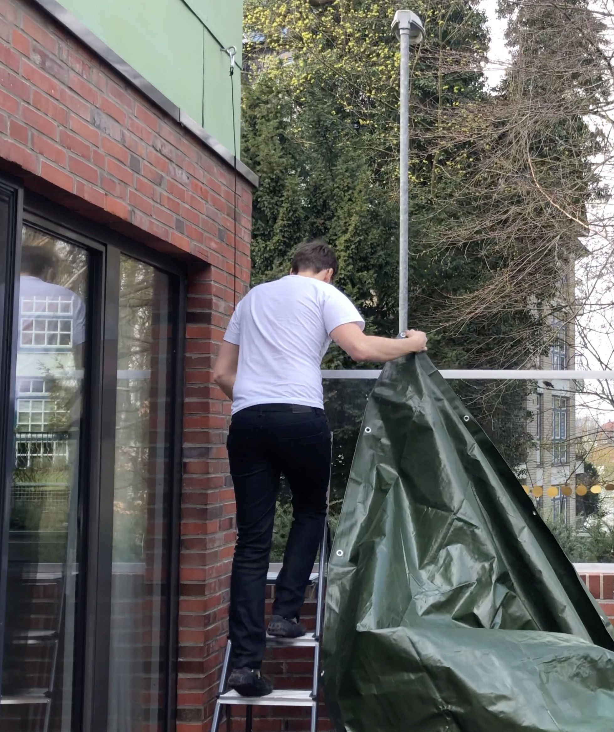 Low Incline Patio Tarp for Rain and Sun : 6 Steps - Instructables
