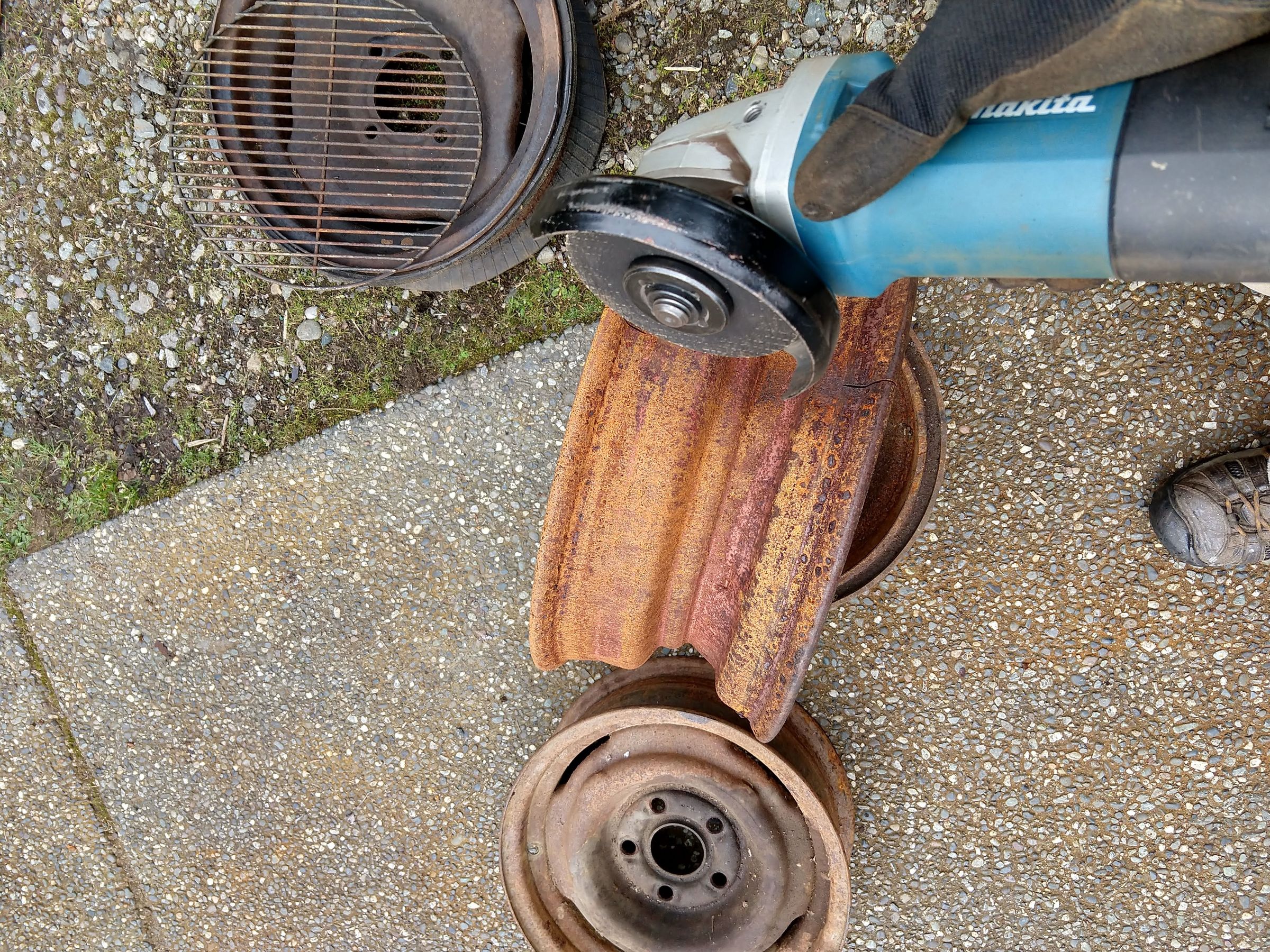 Upcycle Old Steel Wheels Into a Fire Pit : 7 Steps (with Pictures ...