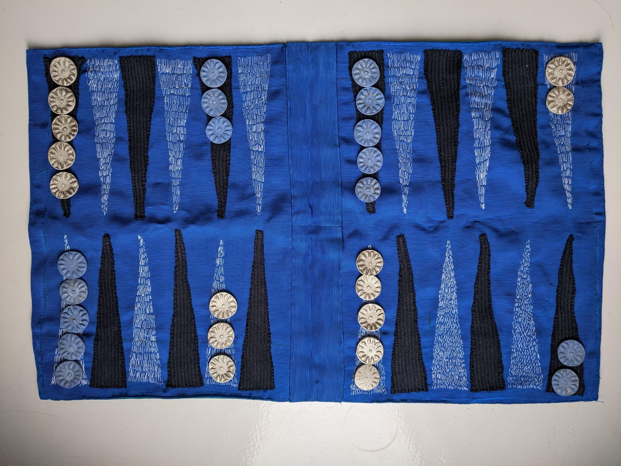 Upcycled Fabric Backgammon Board : 10 Steps (with Pictures) - Instructables