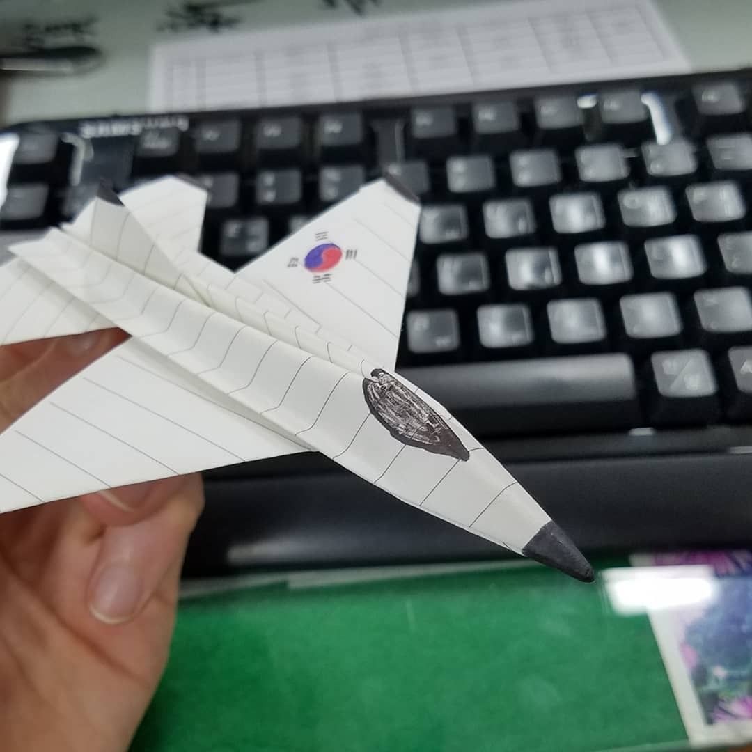 How to Fold an Origami F-16 Plane : 18 Steps (with Pictures ...
