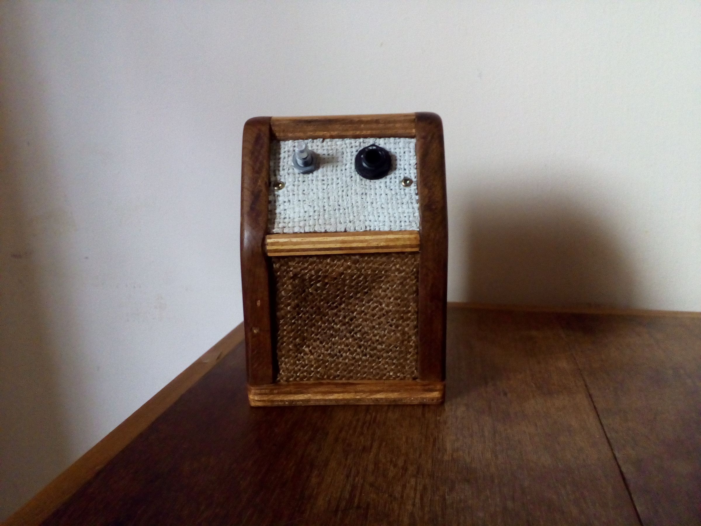 Diy old ami jukebox amplifier used for a guitar amplifier