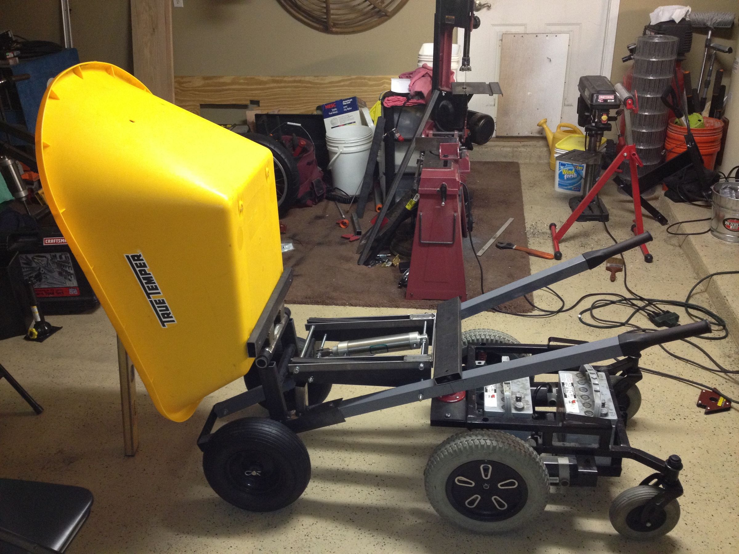 6-Wheeled R/C Wheelbarrow With Pneumatic Dump : 11 Steps (with Pictures ...