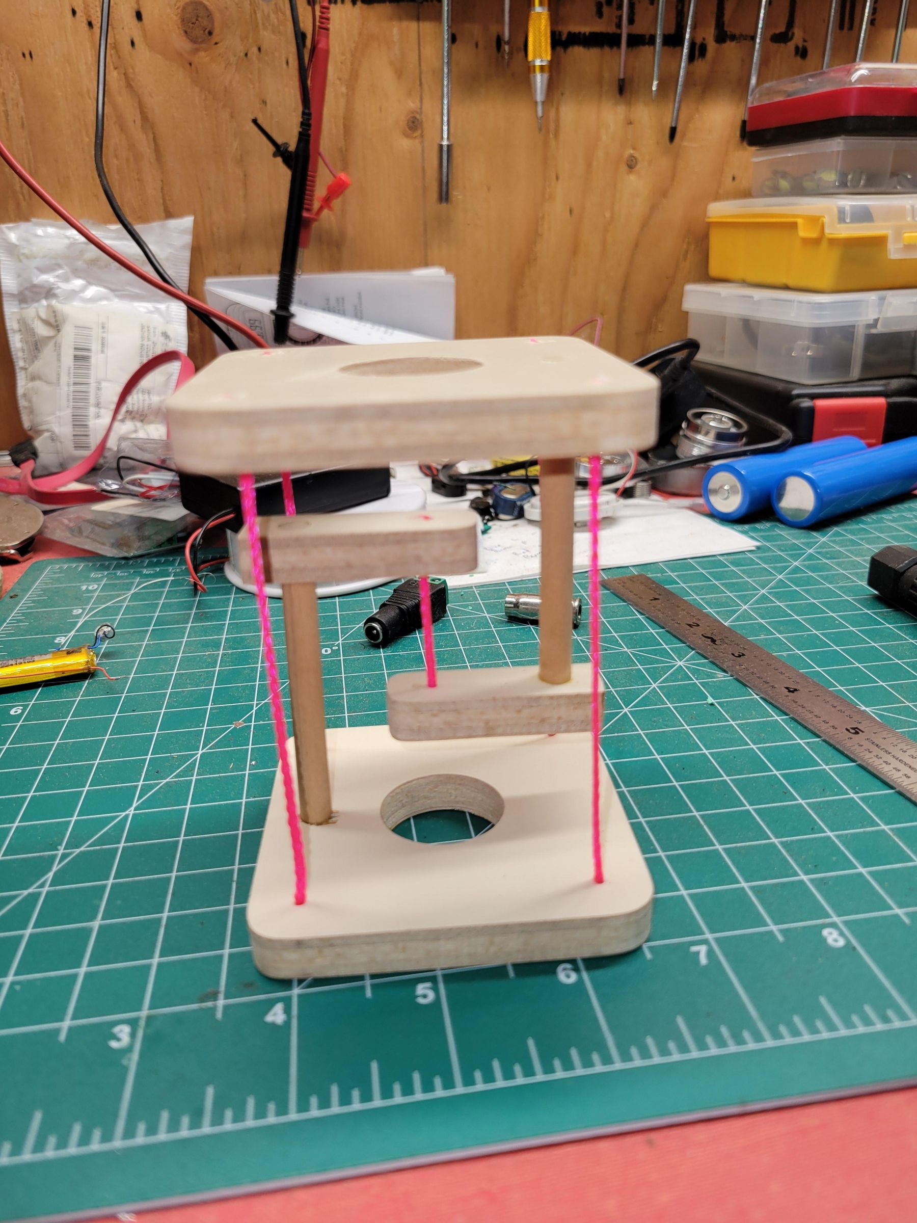 Tensegrity - Desk Top Model : 8 Steps - Instructables