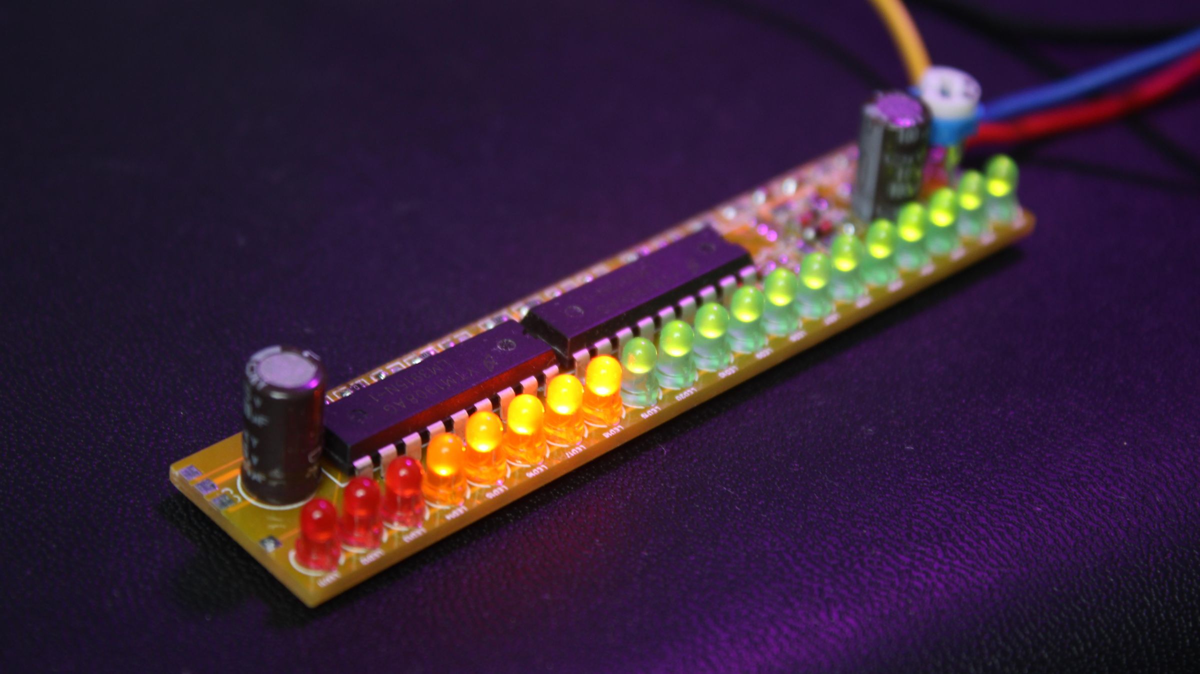 Simple 20 LED Vu Meter Using LM3915 : 6 Steps - Instructables