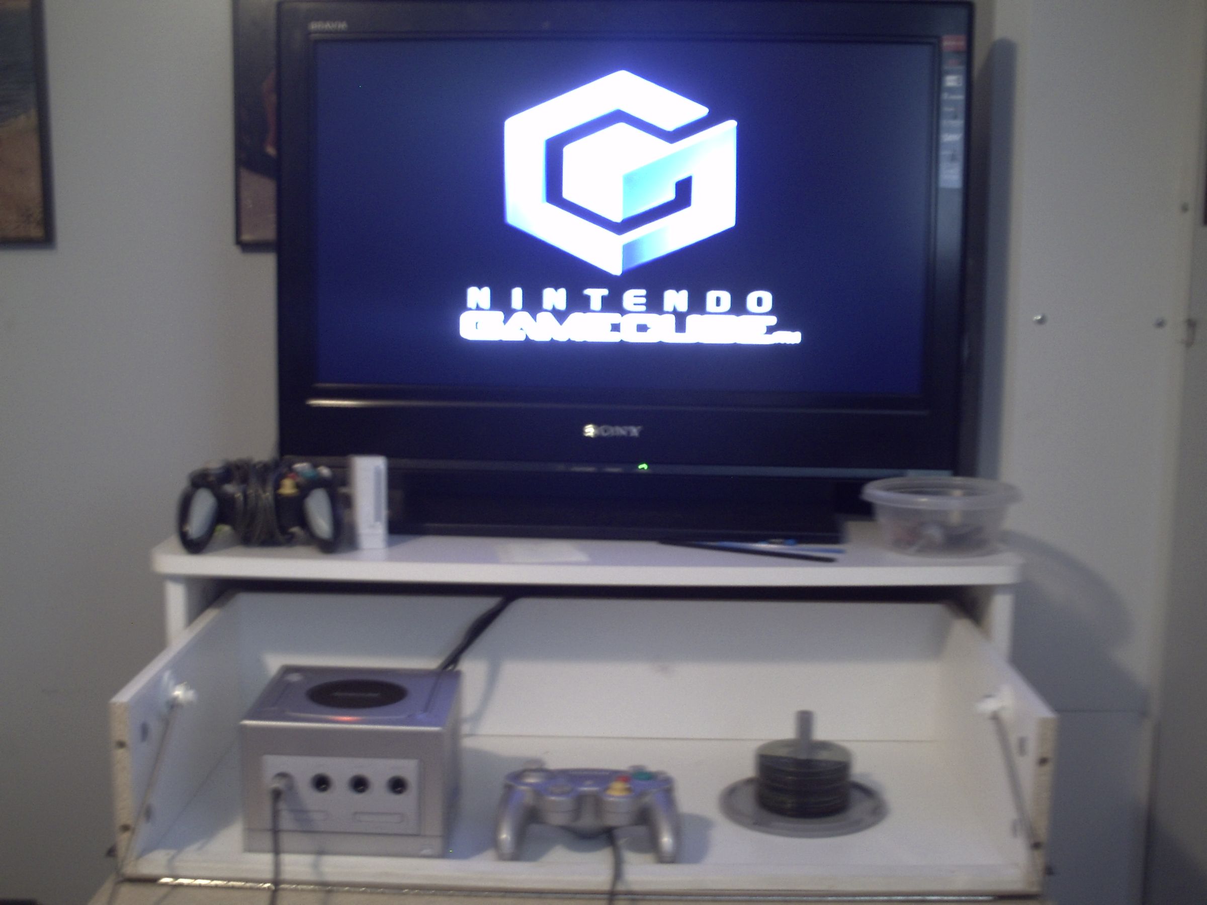 How to Replace the Power Light in Your Nintendo Gamecube : 6 Steps ...