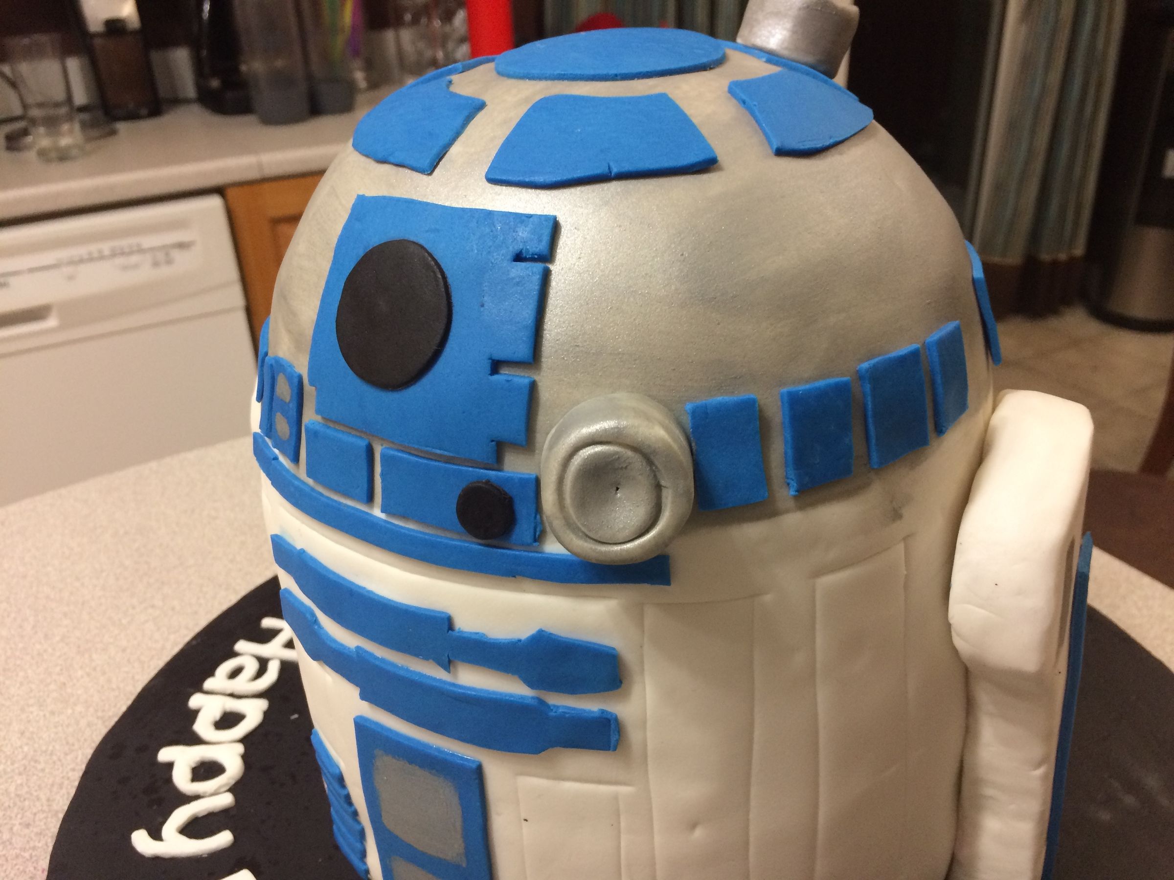 R2-D2 Cake : 5 Steps (with Pictures) - Instructables