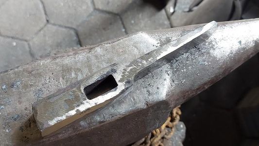Forging a Hot Cut Blacksmiths Tool : 6 Steps (with Pictures ...