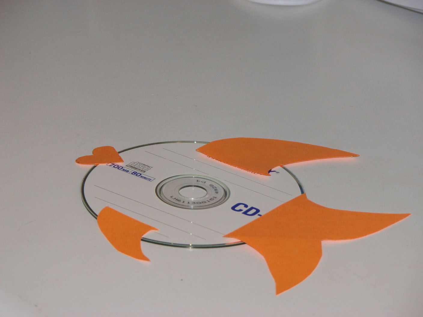 CD ROM Fish Craft : 8 Steps (with Pictures) - Instructables