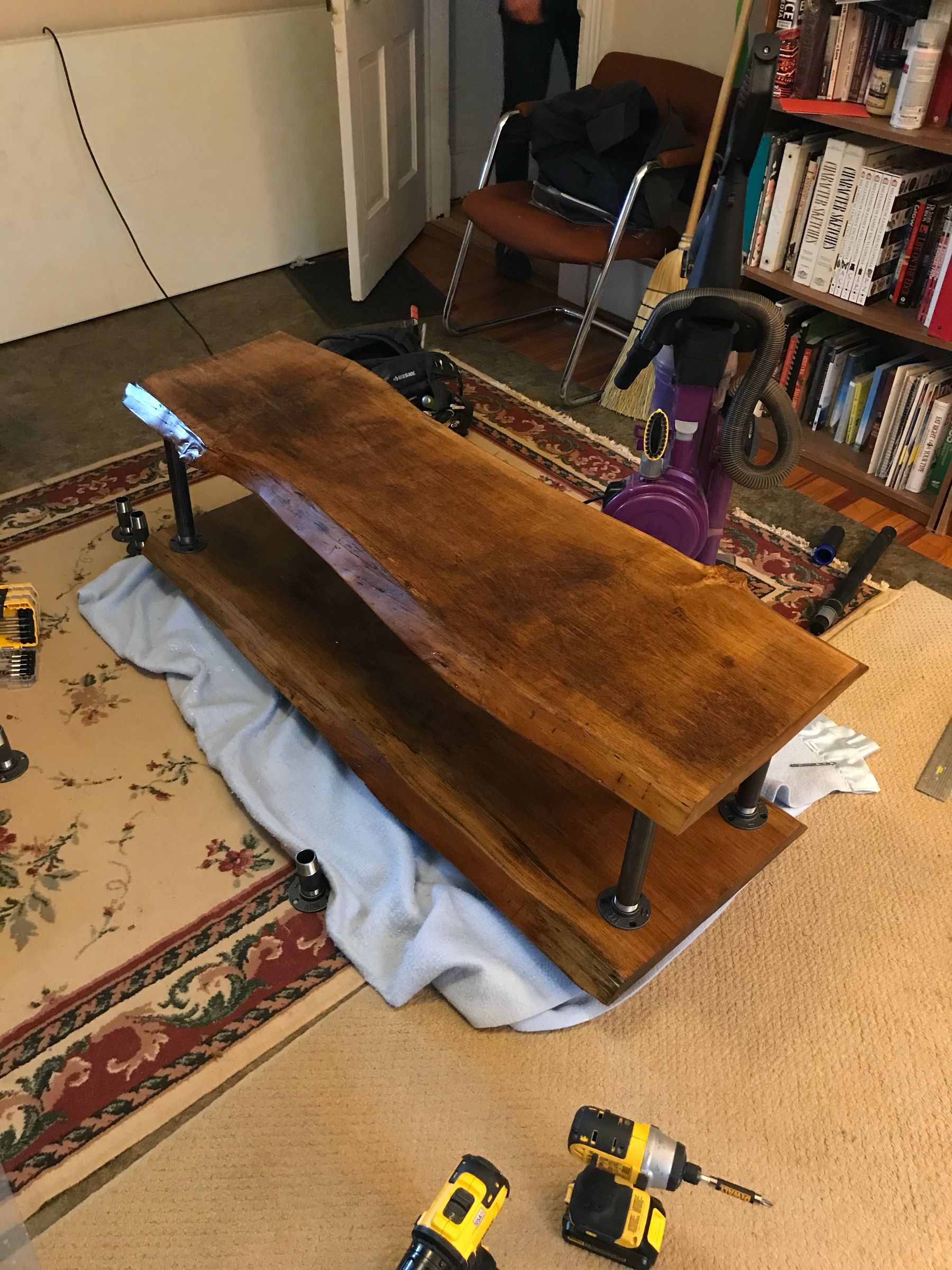 Live Edge Oak TV Console With Iron Pipe Legs : 5 Steps (with Pictures ...