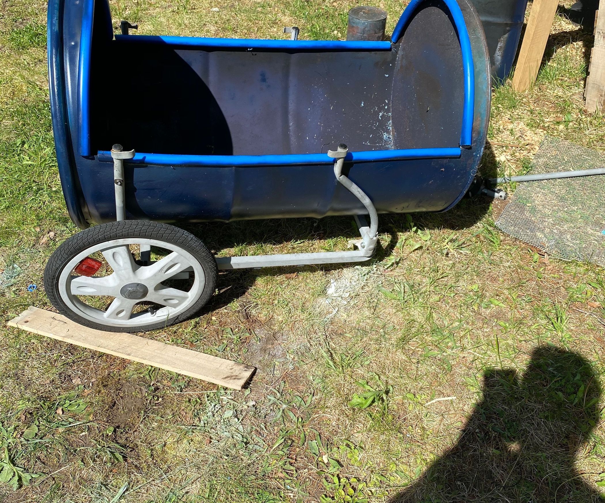 DIY Wheelbarrow : 4 Steps - Instructables