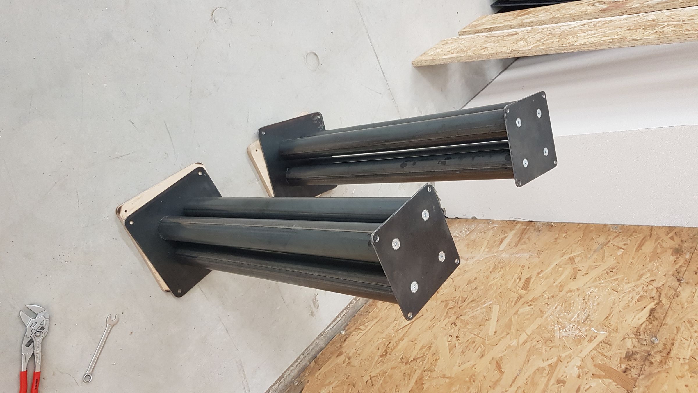 Metal Speakes Stands, No Welding : 9 Steps (with Pictures) - Instructables