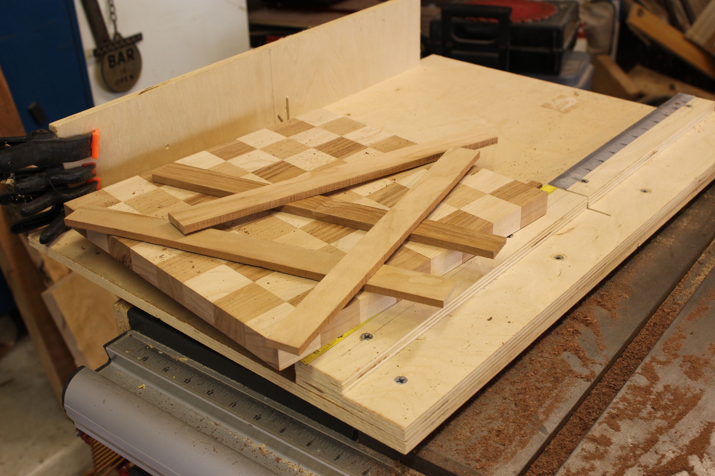 Solid Wood Chess-board : 9 Steps (with Pictures) - Instructables