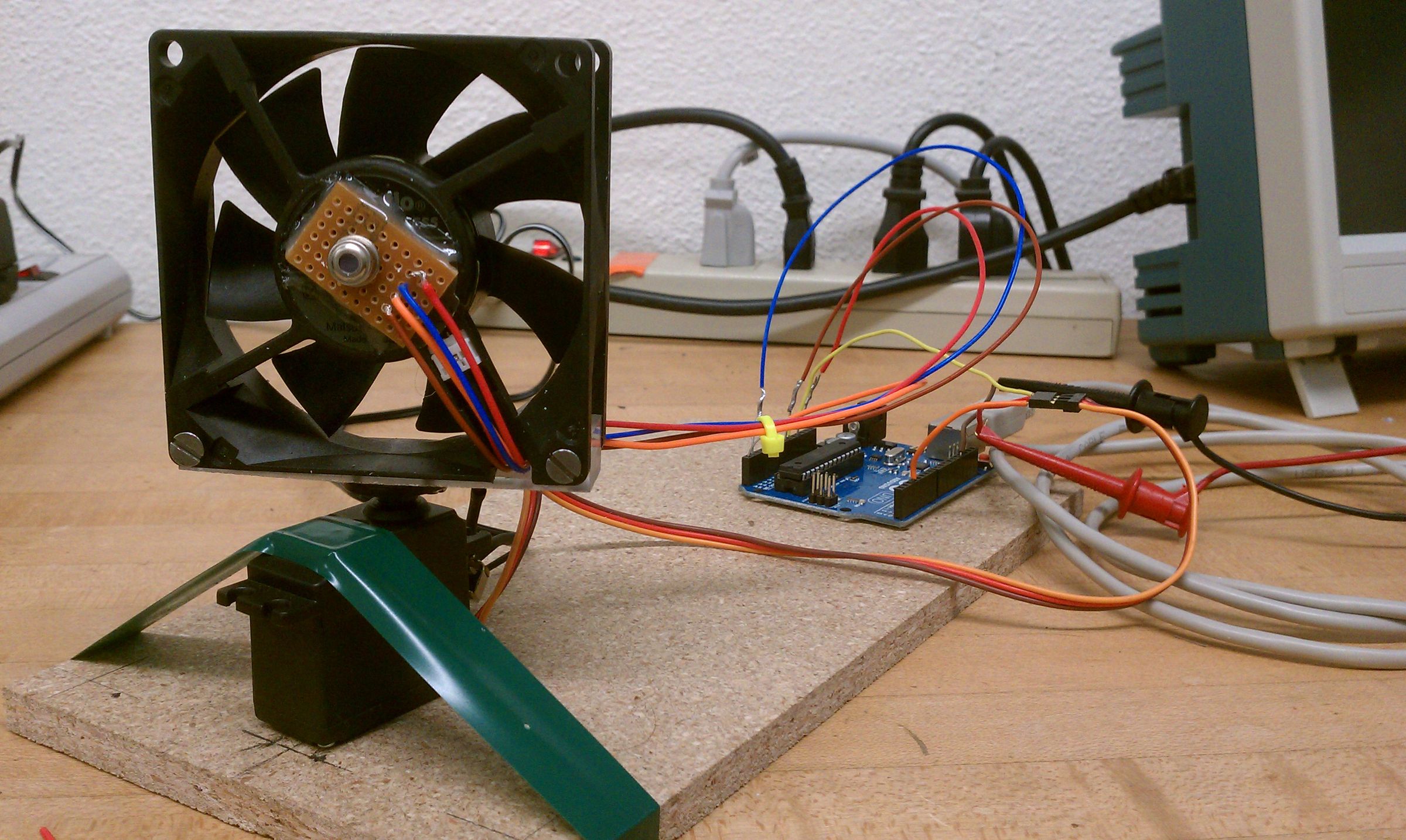 Heat-Seeking Desk Fan (using Arduino) : 7 Steps (with Pictures ...