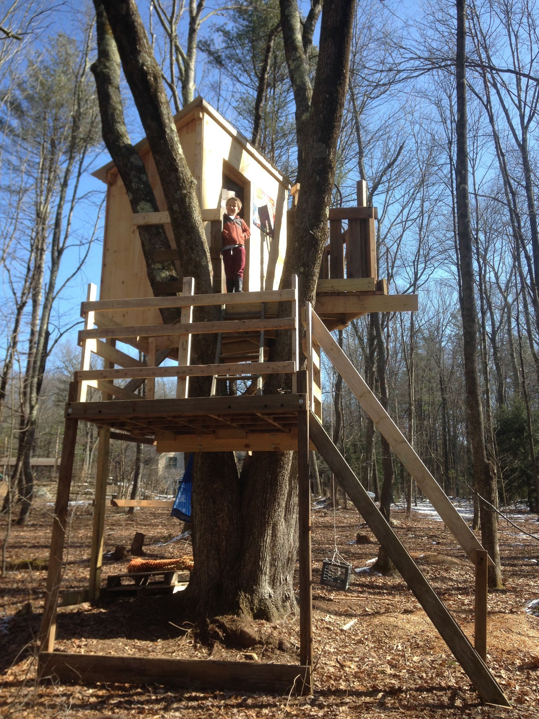 Multi Level Tree House From Recycled Materials : 10 Steps (with ...