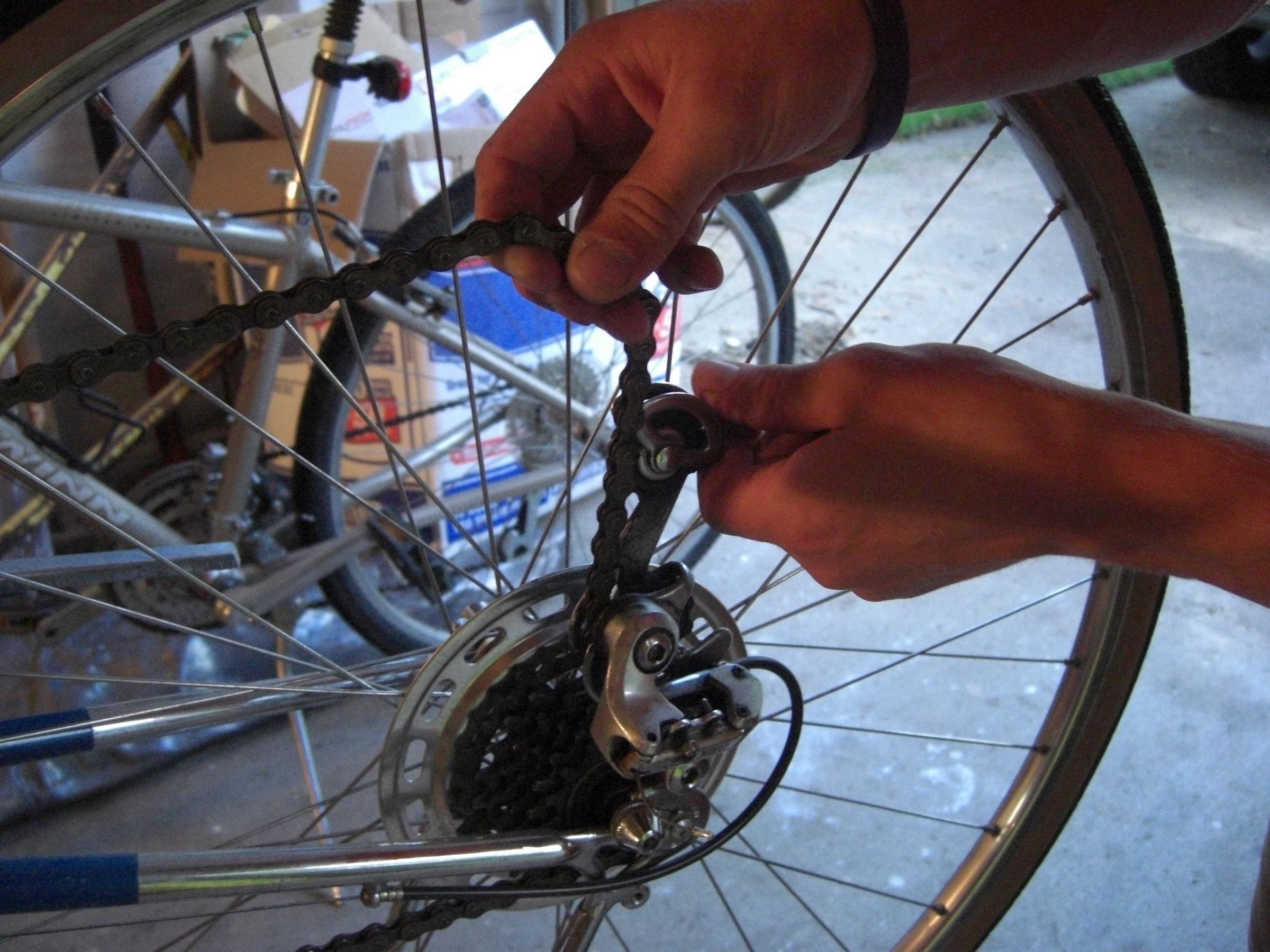 Replacing Bike Tire and Tube on a Road Bike : 5 Steps - Instructables