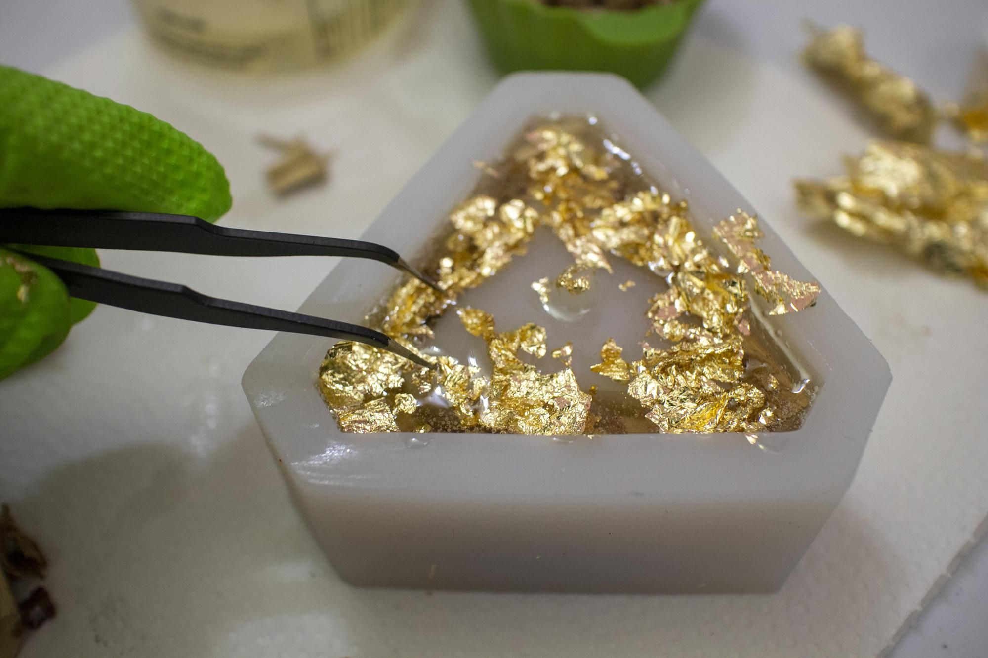 How to Use Yardwaste As Resin Filler : 11 Steps (with Pictures ...