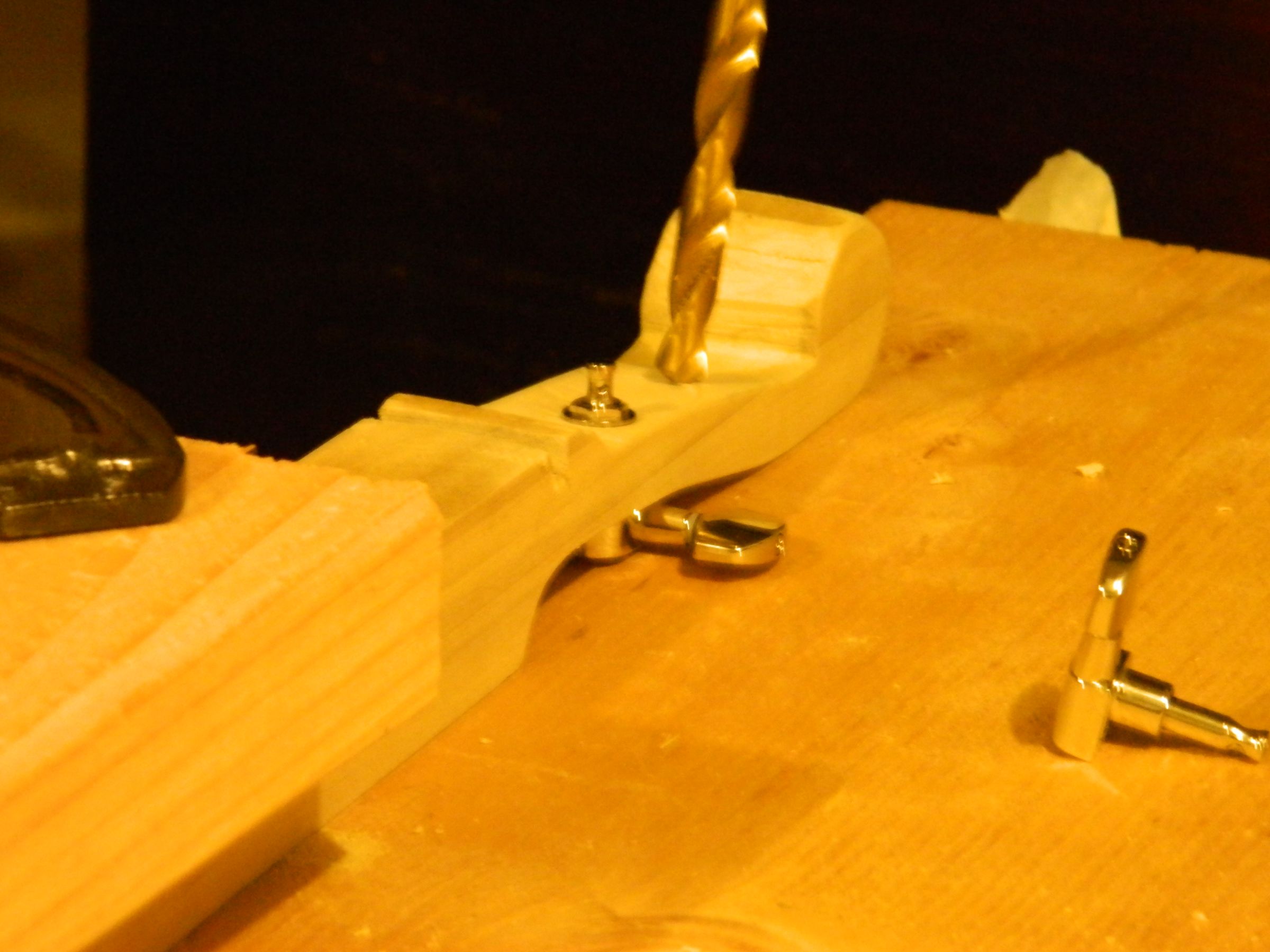 How to Make a Dulcimer Without Power Tools : 6 Steps (with Pictures ...