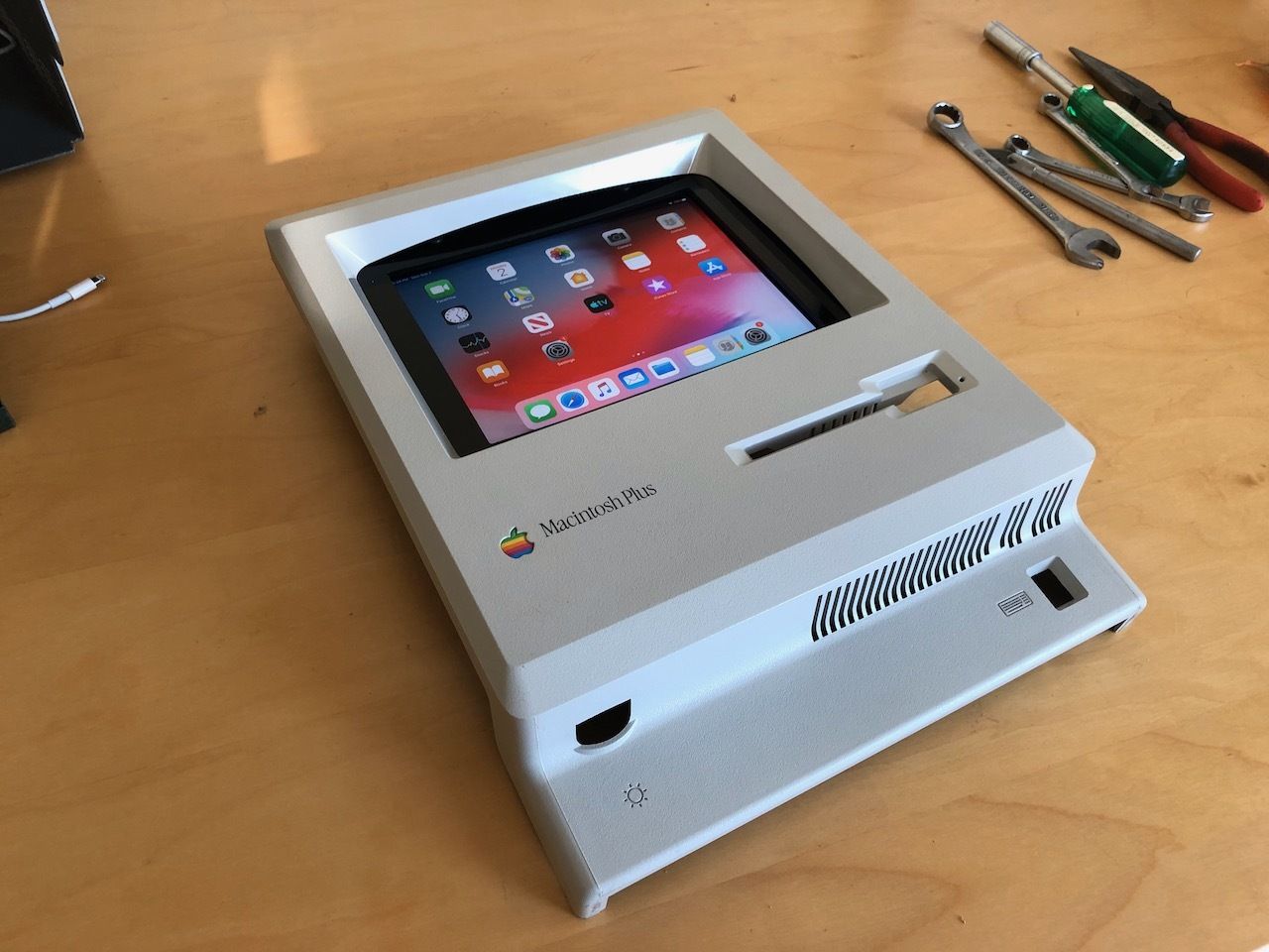Touchscreen Macintosh | Classic Mac With an IPad Mini for the Screen ...