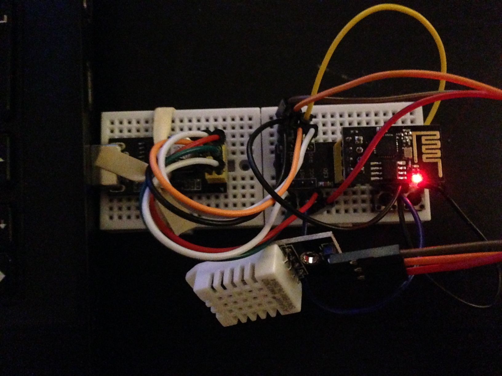 Temperature & Humidity Monitoring Using the ESP-01 & DHT and the AskSensors Cloud : 8 Steps ...