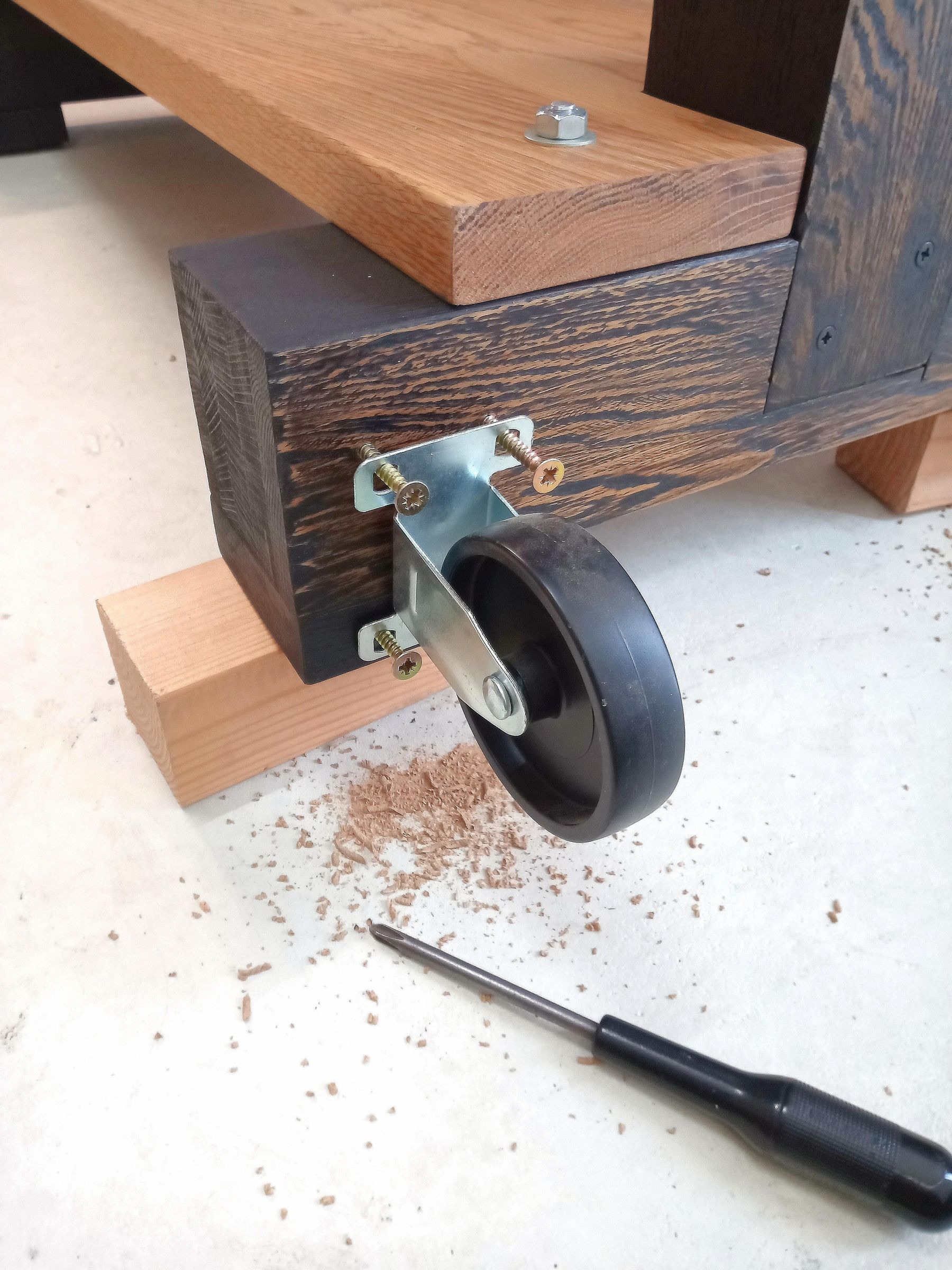 Traveler Workbench With Adjustable Feet and Cerused Oak Legs : 30 Steps ...