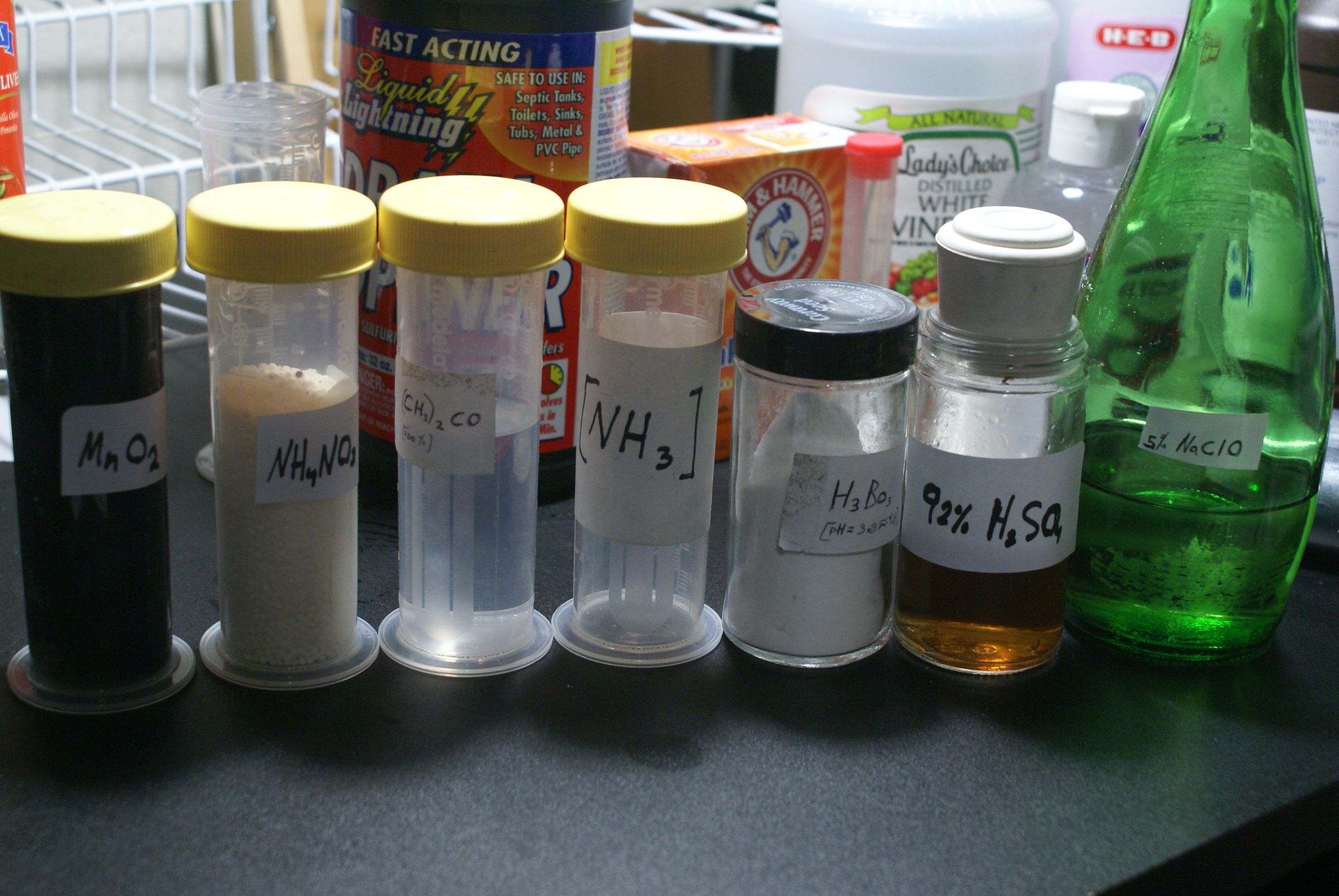 Set Up Your Home Chemistry Lab : 9 Steps (with Pictures) - Instructables