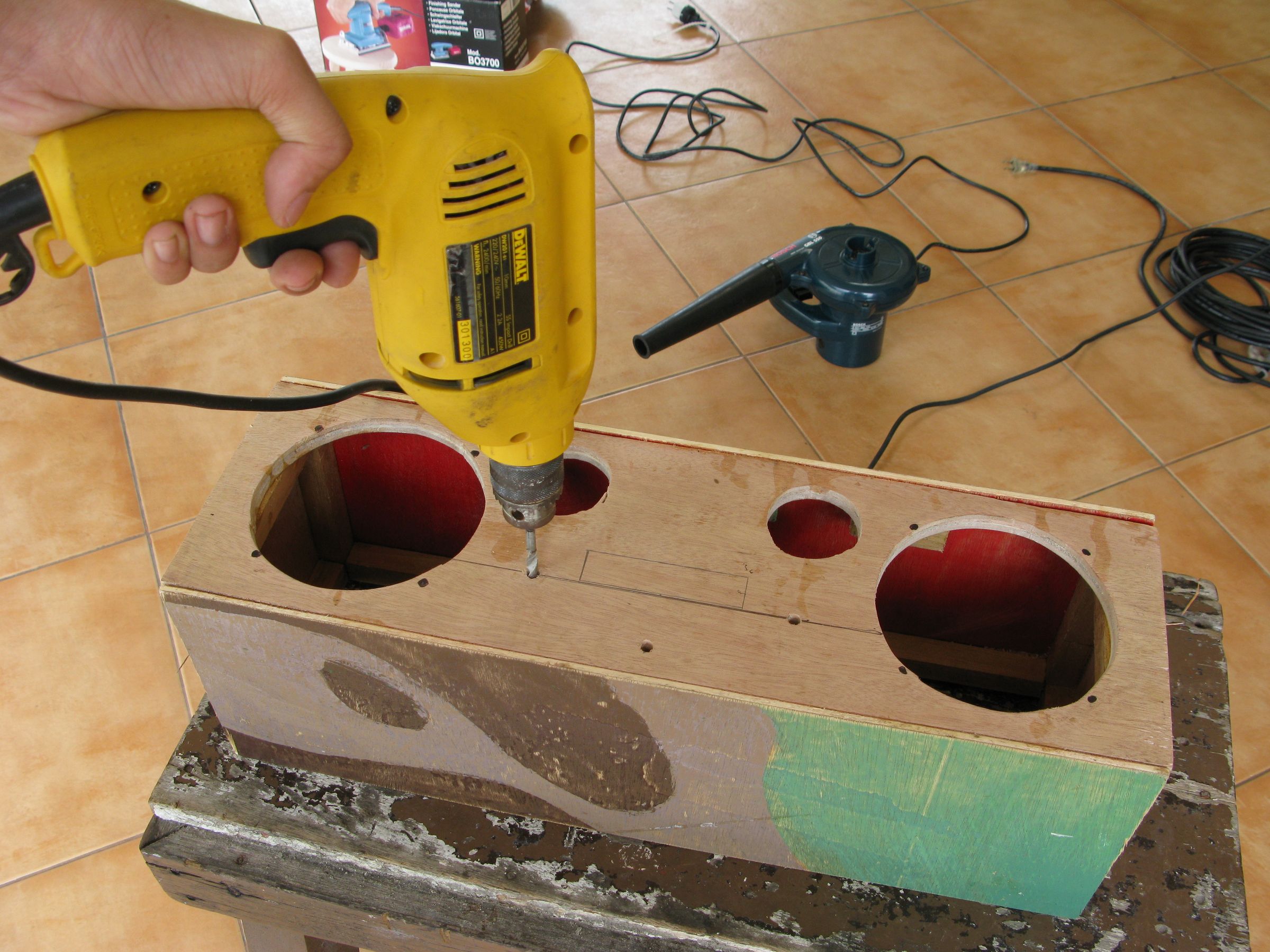 DIY Portable Boombox (from SCRATCH!) : 18 Steps (with Pictures ...