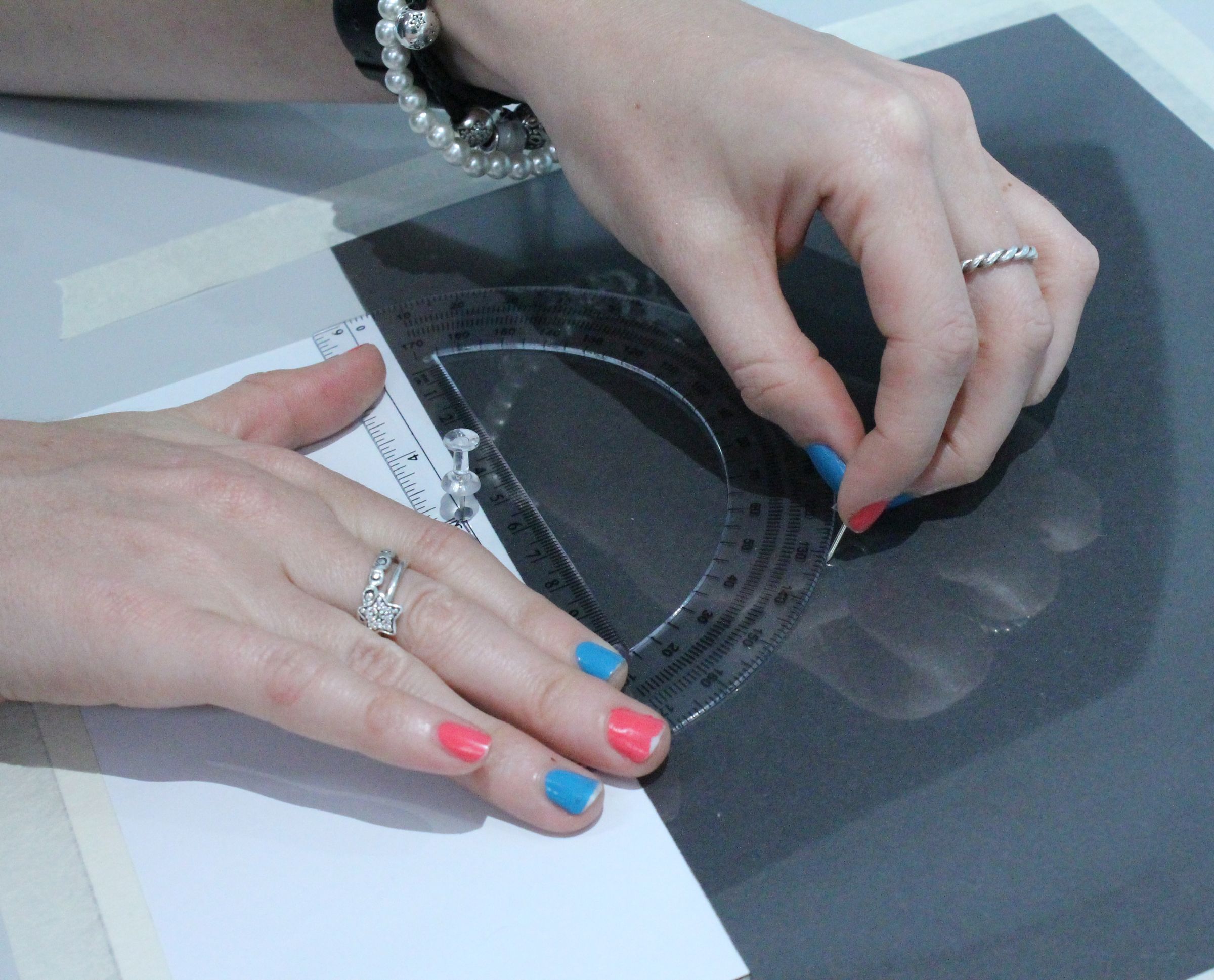 Making Holograms #phablabs : 11 Steps (with Pictures) - Instructables