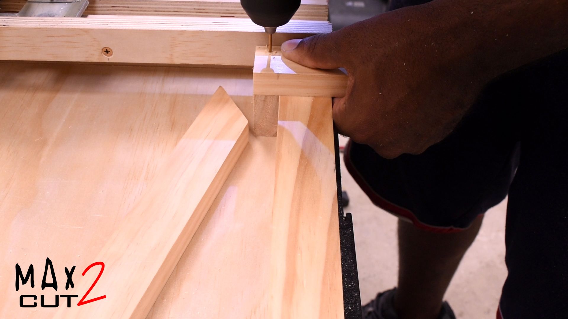 MAX CUT 2 Circular Saw Crosscut & Miter Jig : 11 Steps (with Pictures ...