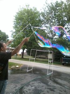Huge Bubble Maker : 4 Steps (with Pictures) - Instructables