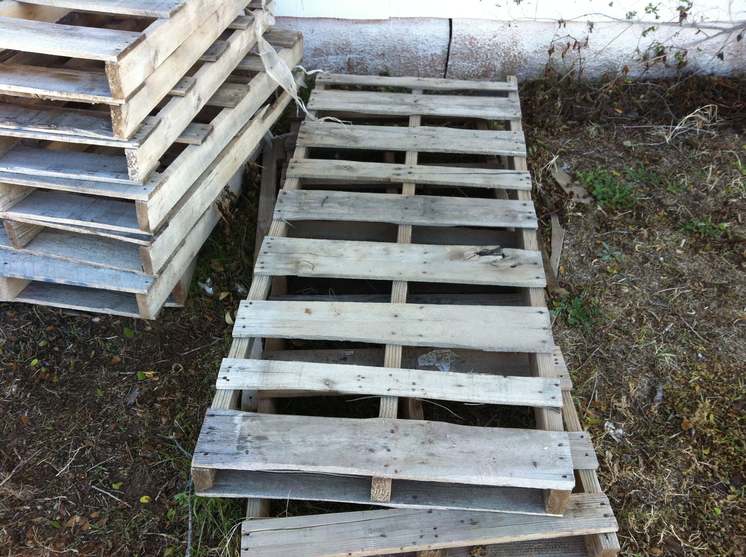 How to Disassemble a Pallet : 5 Steps (with Pictures) - Instructables