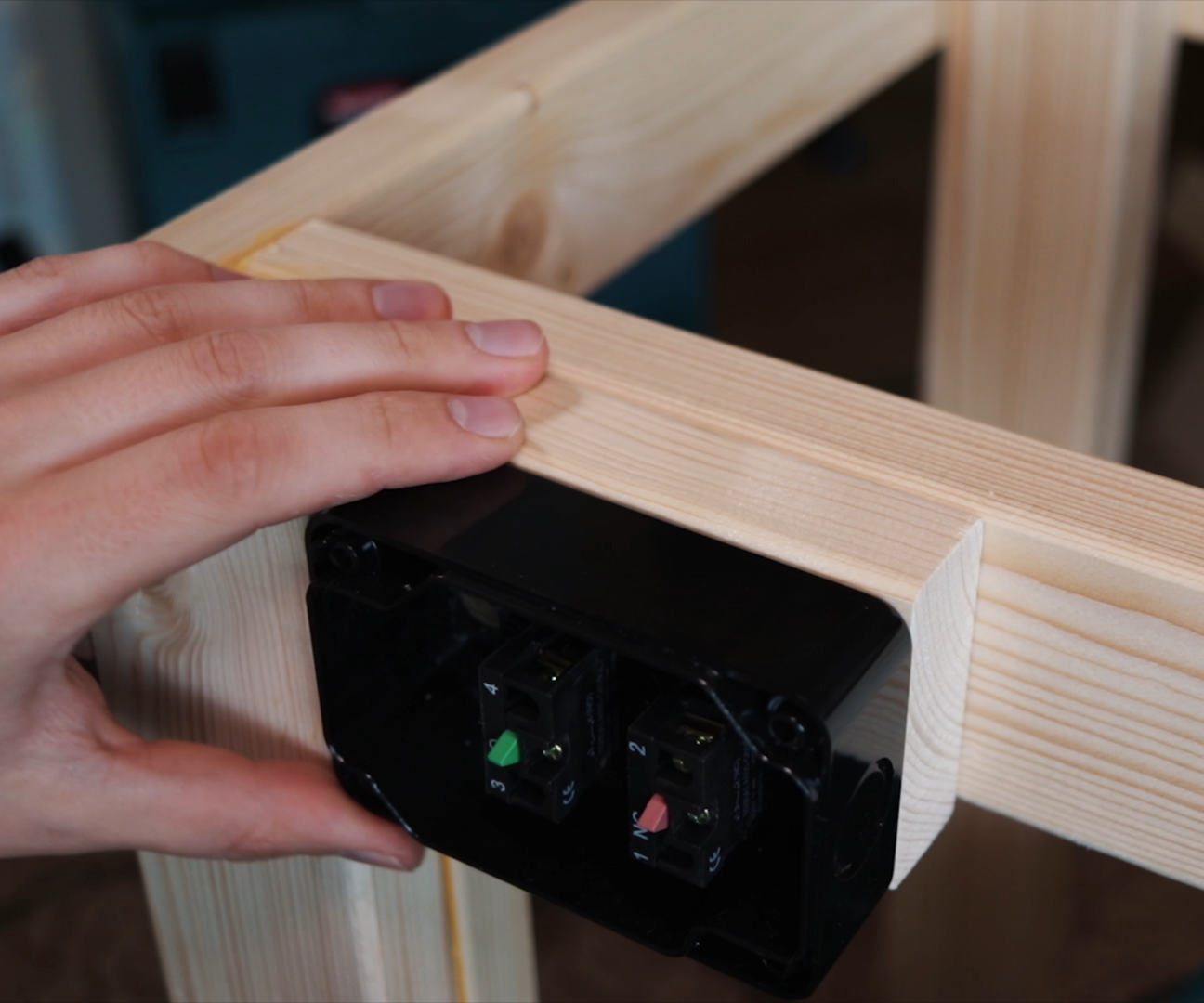 DIY Small/Portable/Convenient Workbench : 27 Steps (with Pictures ...