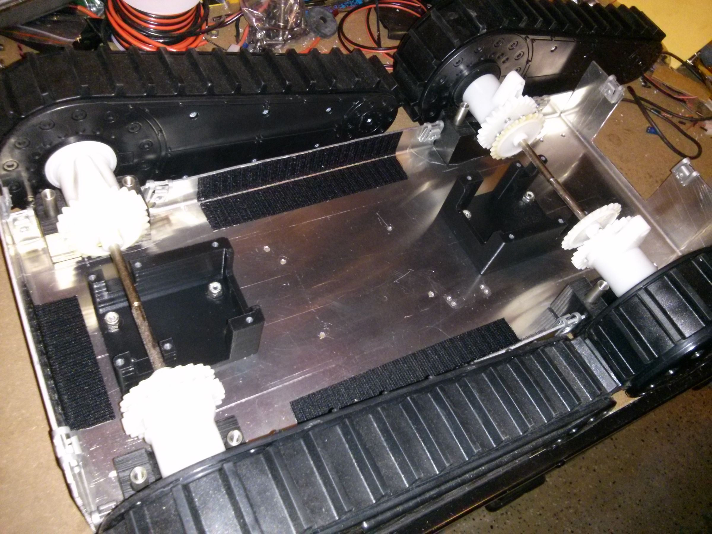 Quad Track Arduino Robot : 11 Steps (with Pictures) - Instructables