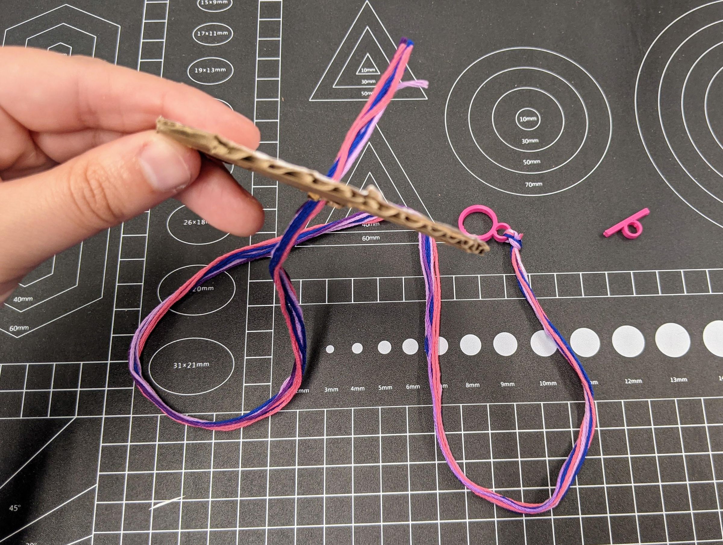 Cardboard Loom Friendship Bracelet : 7 Steps (with Pictures ...