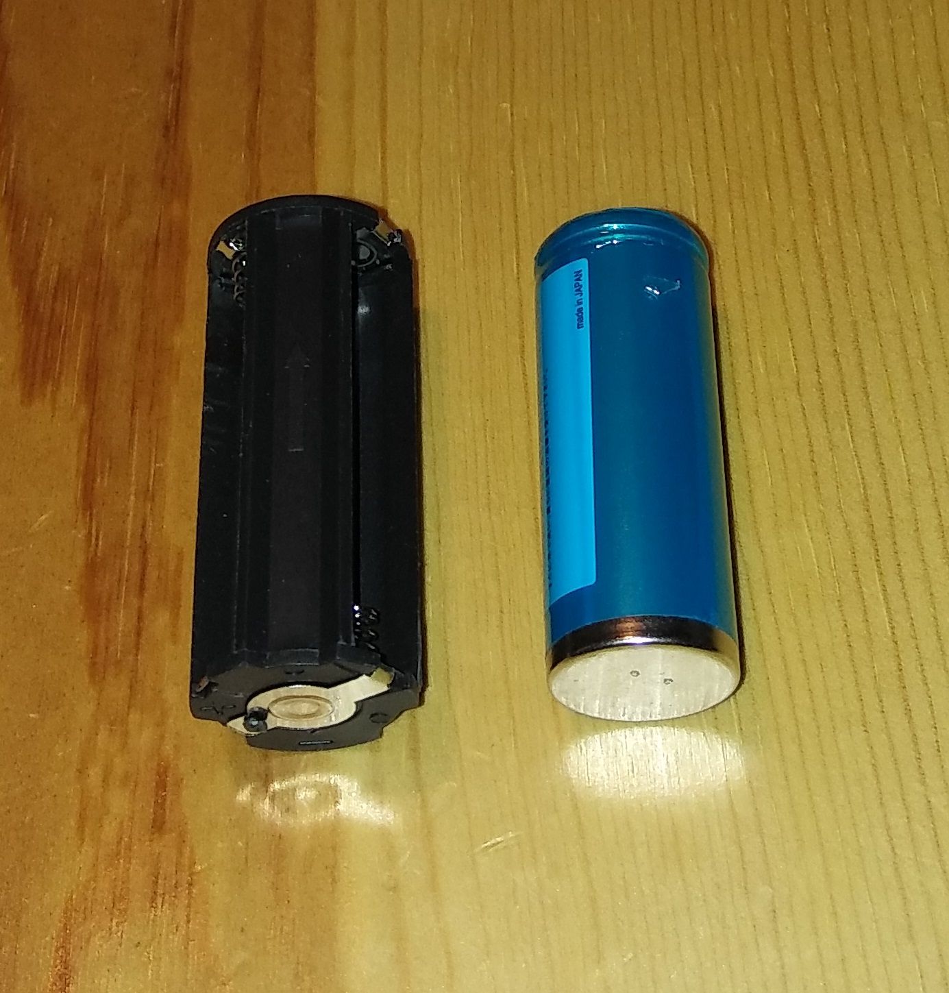 A Simple LED Flashlight Hack (3xAAA to Lithium Battery) : 3 Steps ...