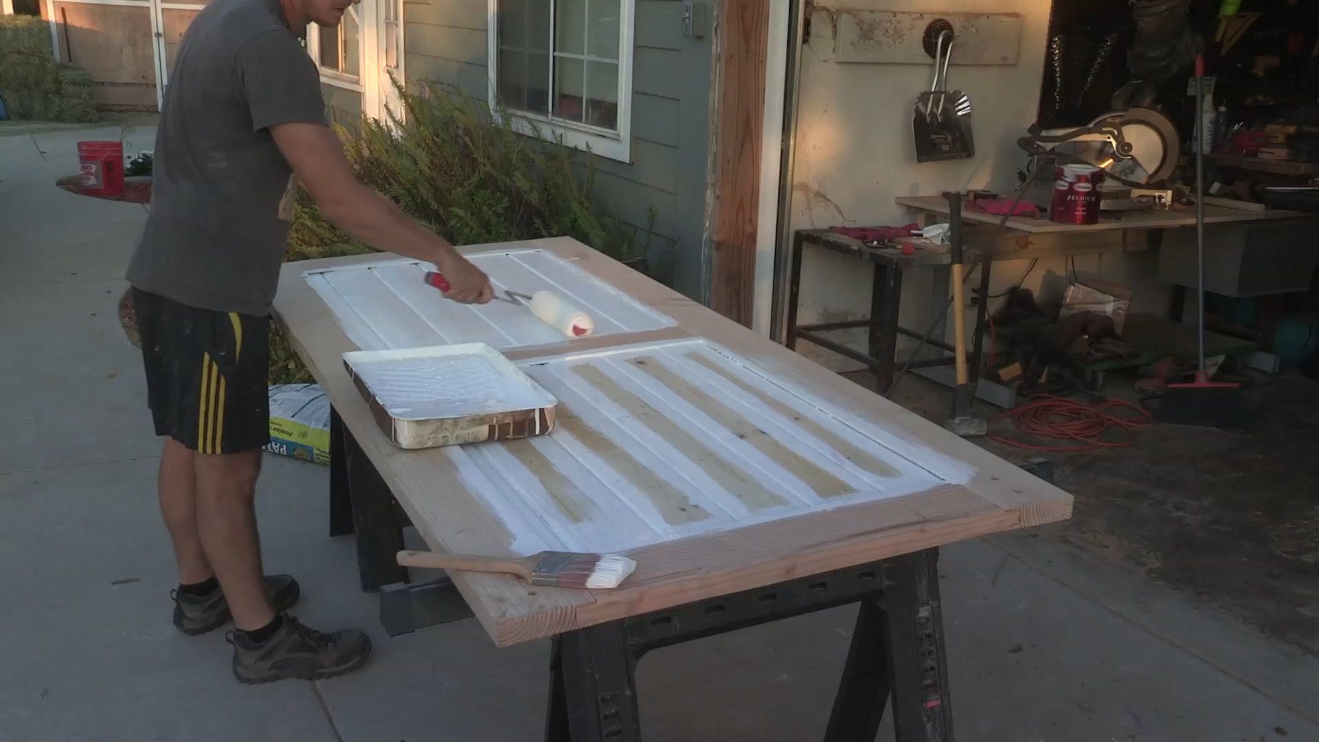 DIY Sliding Barn Door : 6 Steps (with Pictures) - Instructables