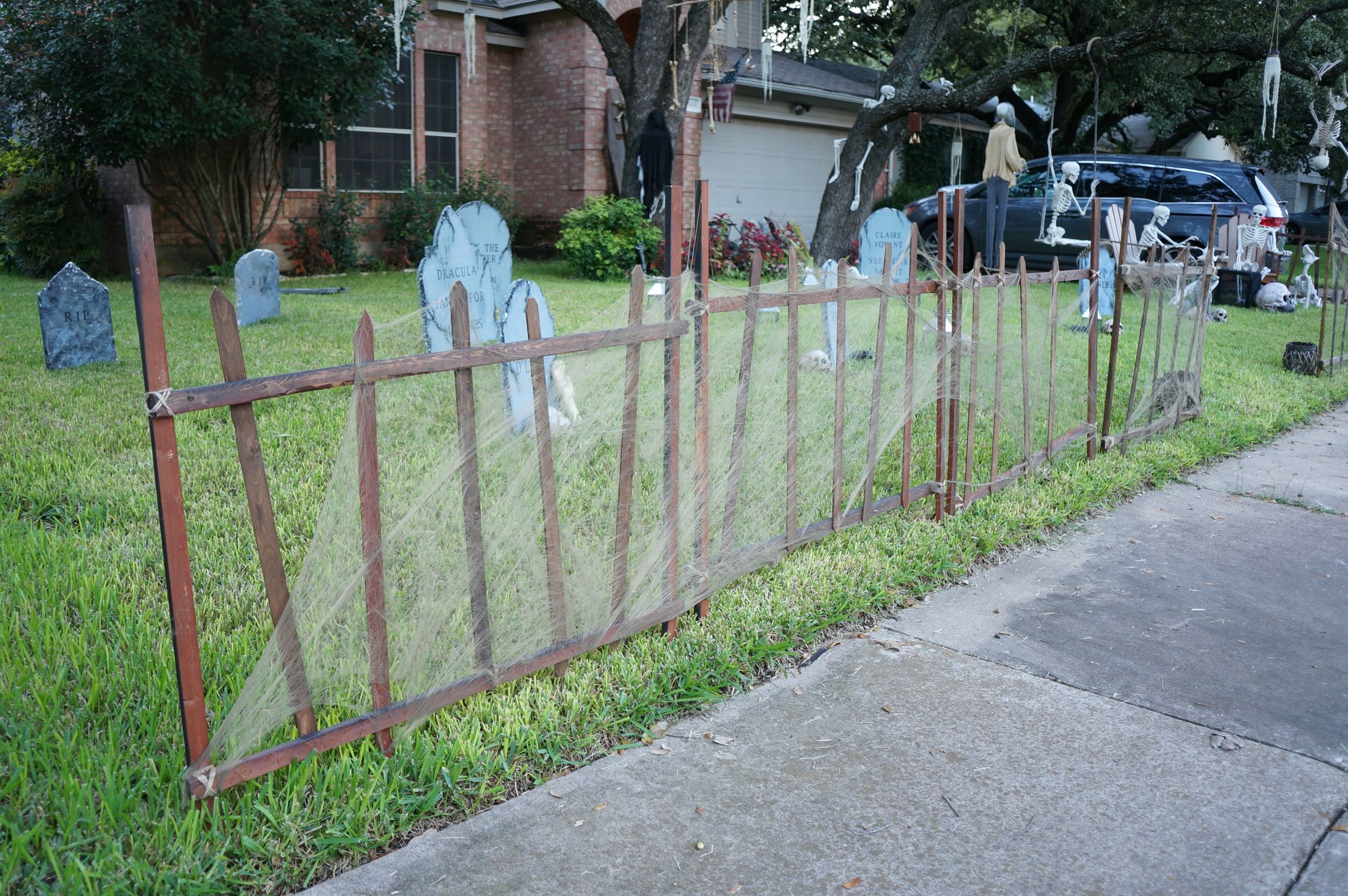 Easy Halloween Cemetery Fence : 5 Steps (with Pictures) - Instructables