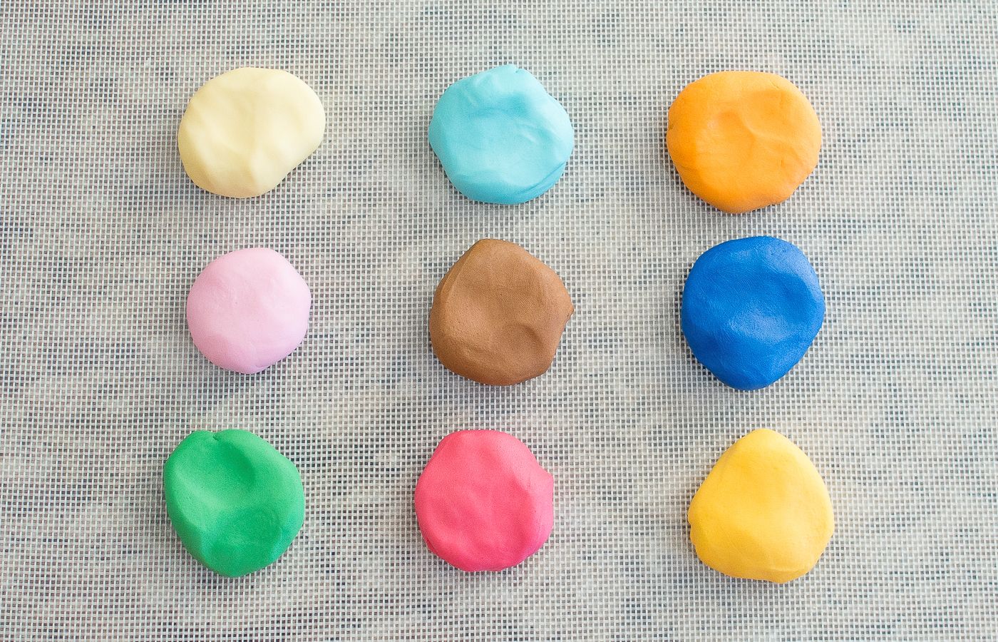 How to Add Coloring to Fondant (with Pictures) - Instructables