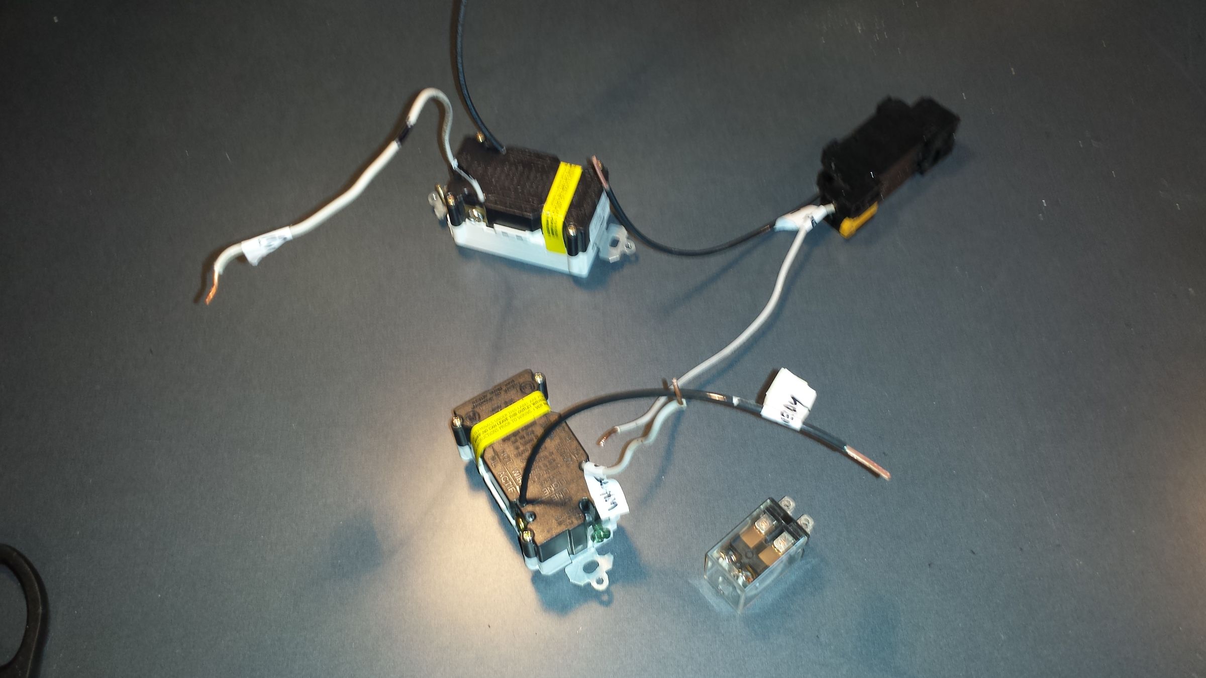 Photo Sensor Controlled Outlet (turns on or Off at Daylight or Nightime ...